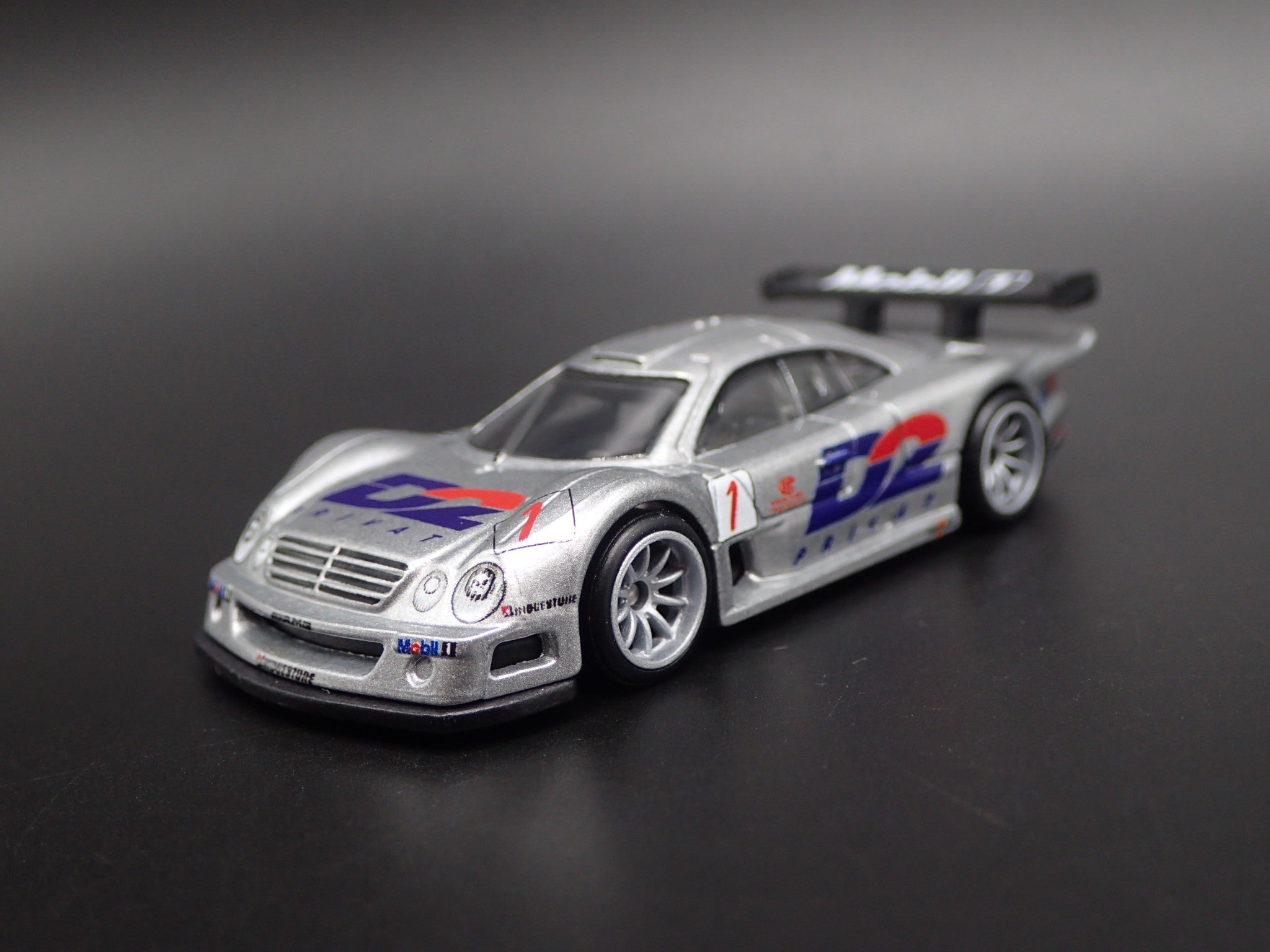 MERCEDES-BENZ CLK-GTR RACE CAR 1:64 SCALE COLLECTIBLE DIORAMA DIECAST ...
