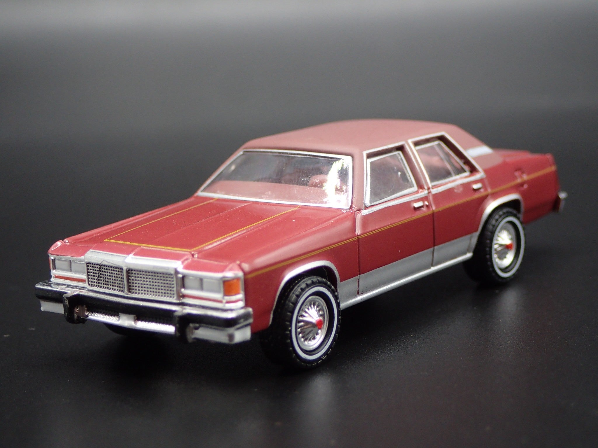 1979 79 FORD LTD SEDAN 4 FOUR DOOR RARE 1:64 SCALE DIORAMA DIECAST MOD ...