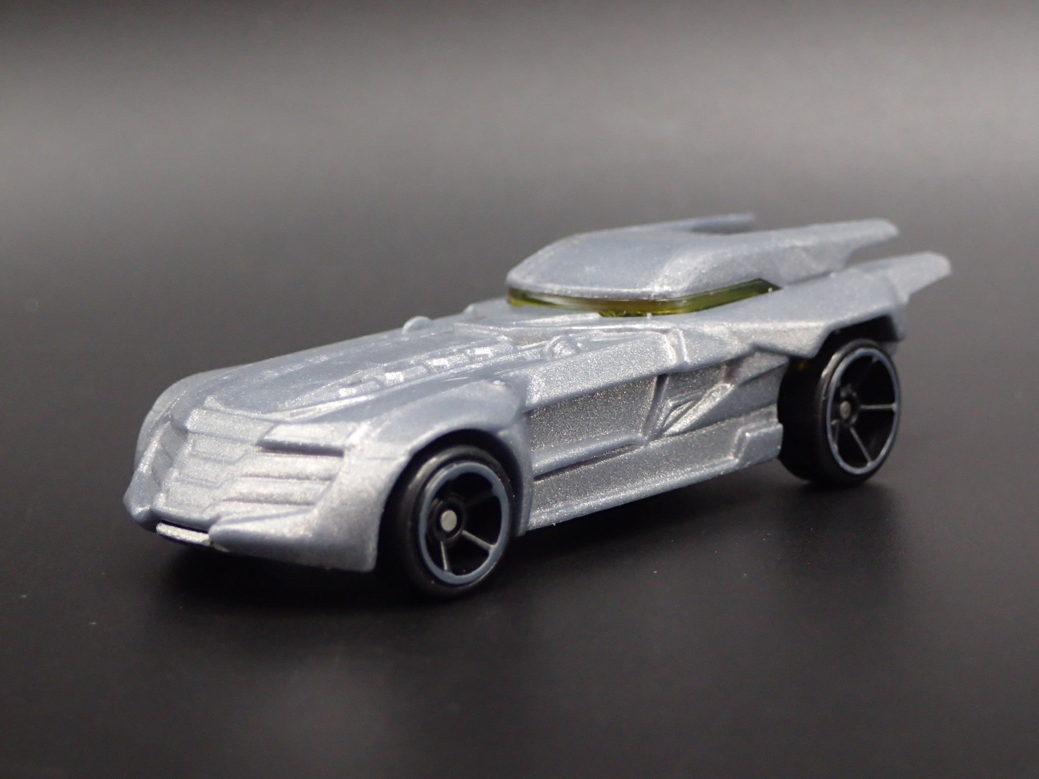 THE BATMAN BATMOBILE GRAY RARE 1:64 SCALE COLLECTIBLE DIORAMA DIECAST ...