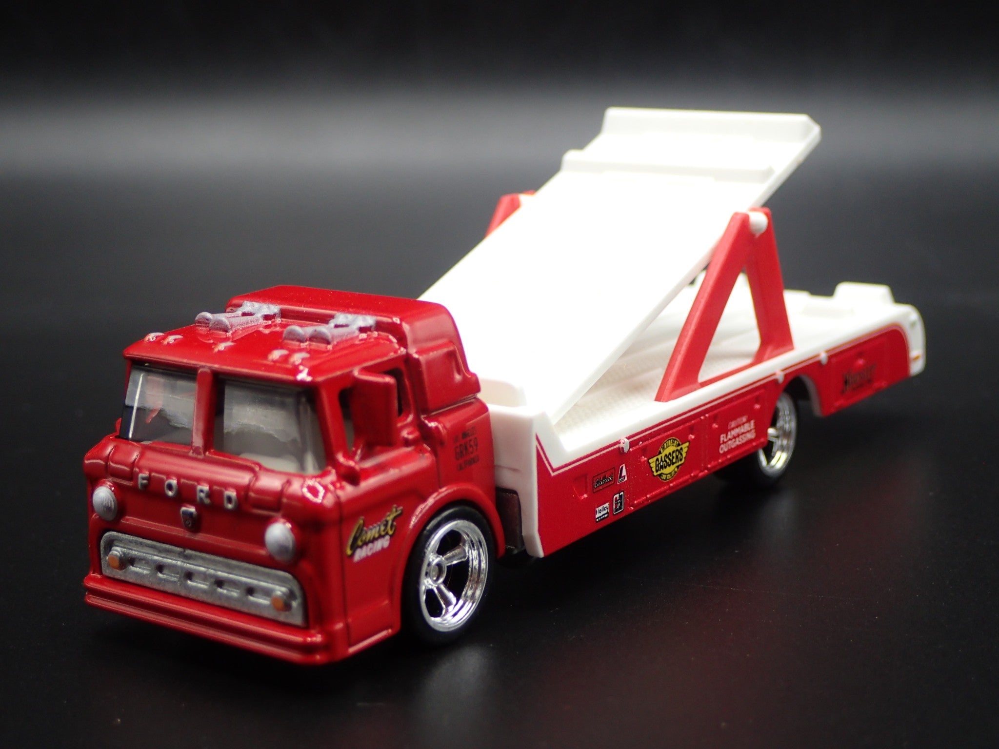 FORD COE C800 RAMP TRUCK MULTI CAR RACING HAULER 1:64 SCALE DIECAST MO ...