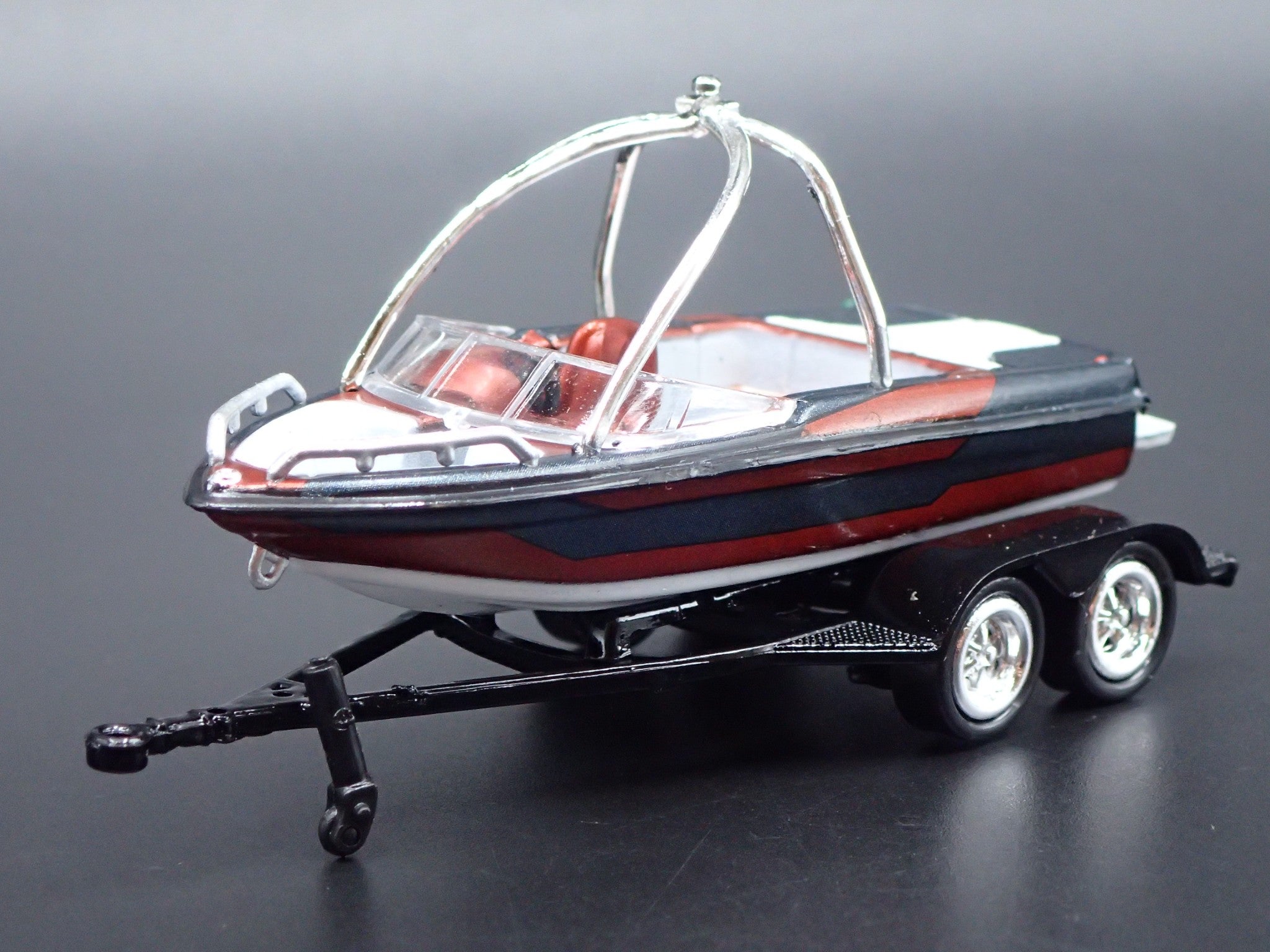 SKI & WAKEBOARD SPEED BOAT ON TRAILER RARE 1/64 SCALE DIORAMA PROP MOD ...