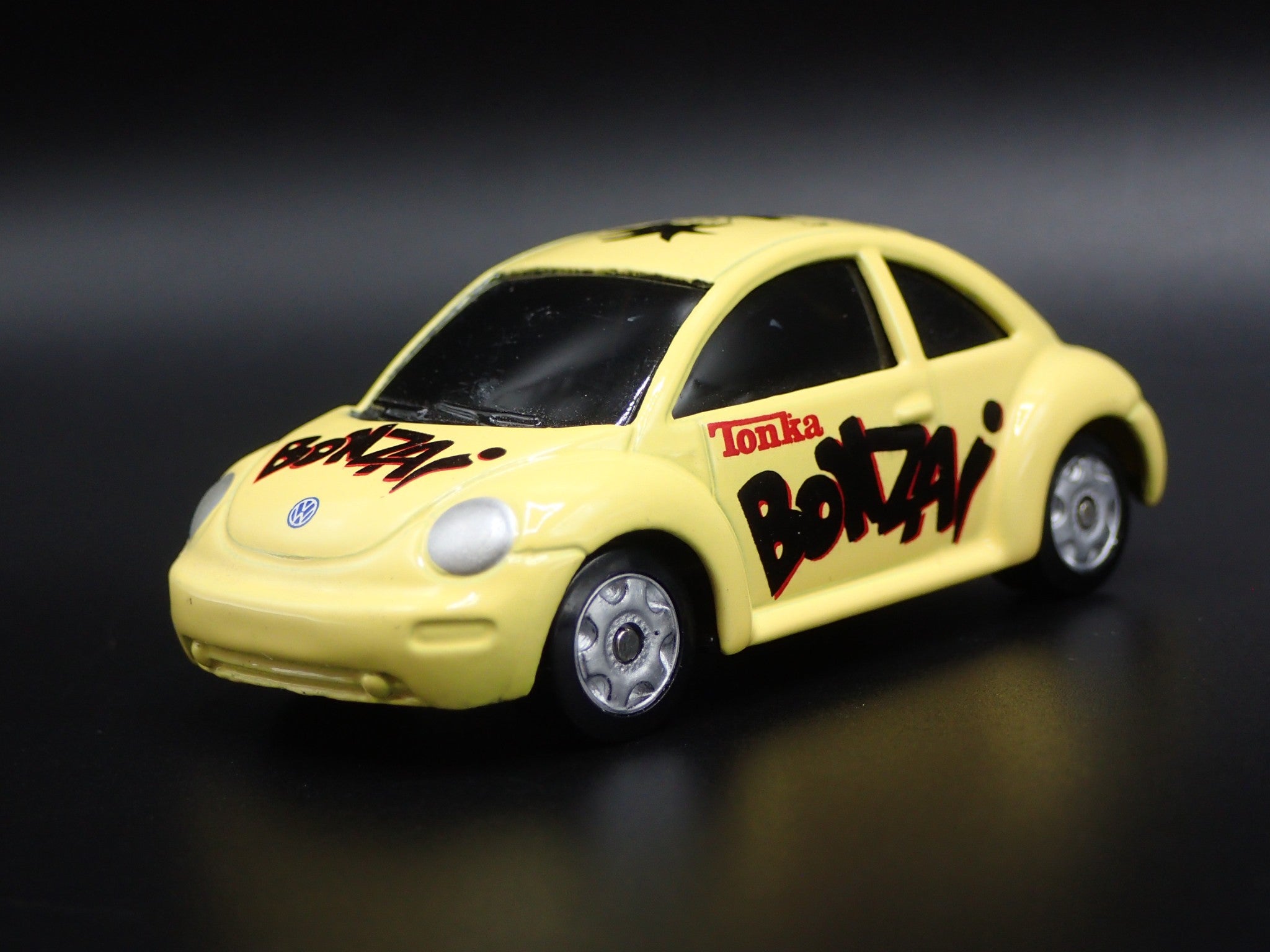 1998- 2011 VW VOLKSWAGEN NEW BEETLE BUG 1:64 SCALE DIORAMA DIECAST MOD ...