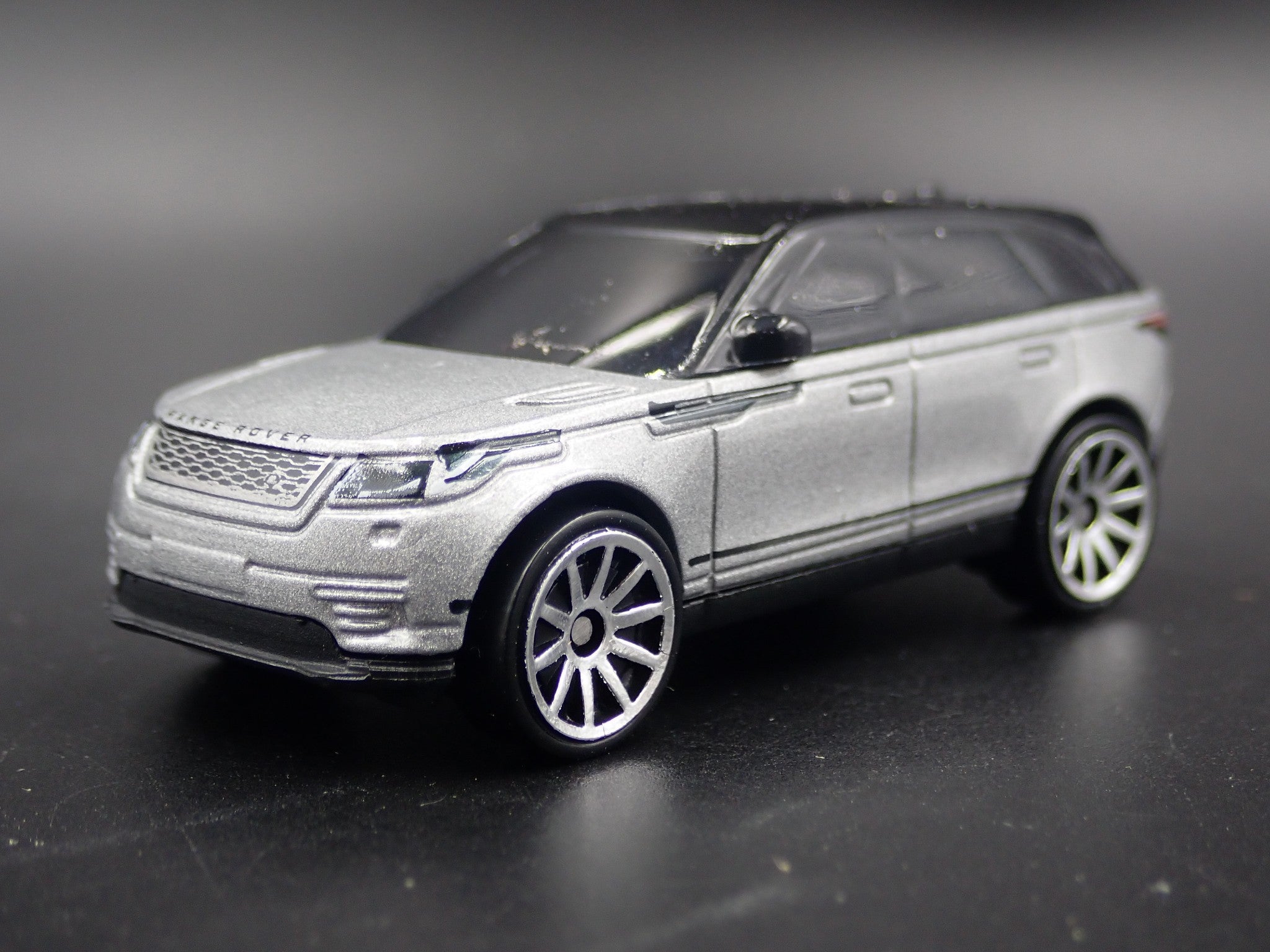 2017-2025 RANGE ROVER VELAR 1/64 SCALE COLLECTIBLE DIORAMA DIECAST MOD ...