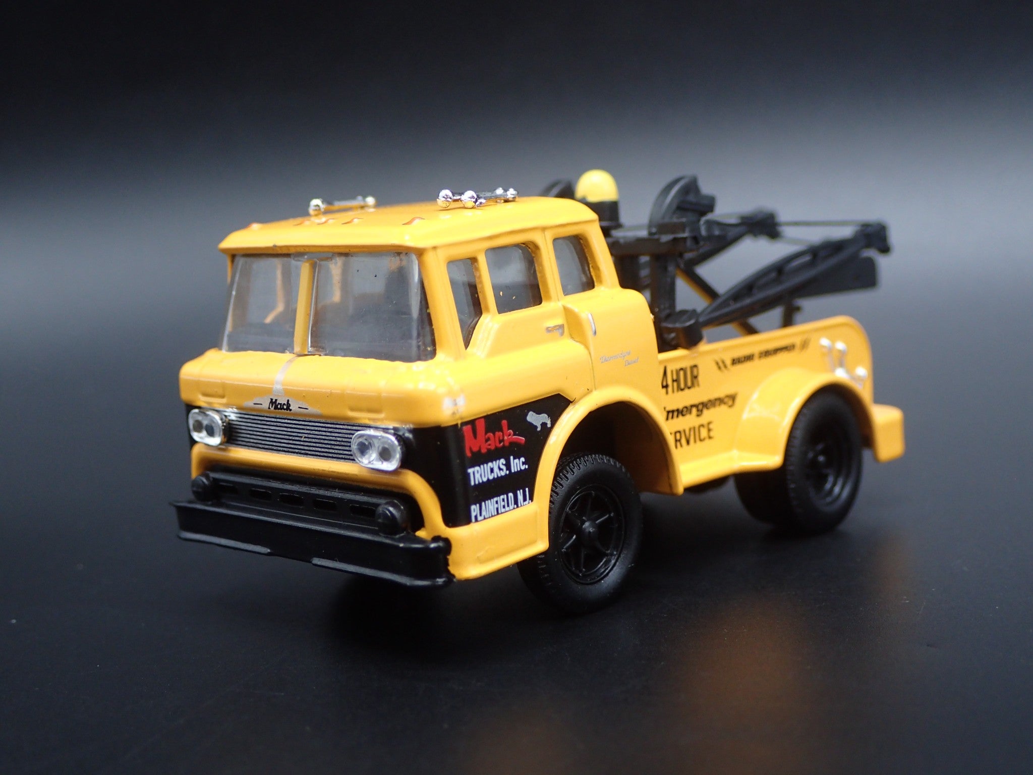 1957 57 MACK MODEL N TOW TRUCK MACK TRUCK INC RARE 1:64 SCALE DIECAST ...