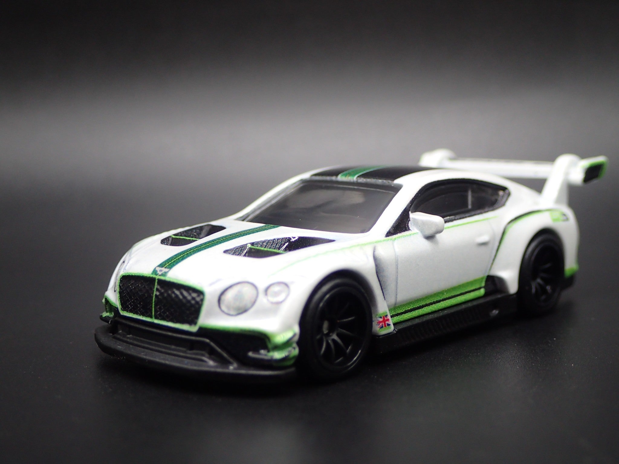2018-2024 BENTLEY CONTINENTAL GT3 RACE CAR 1:64 SCALE DIORAMA DIECAST ...