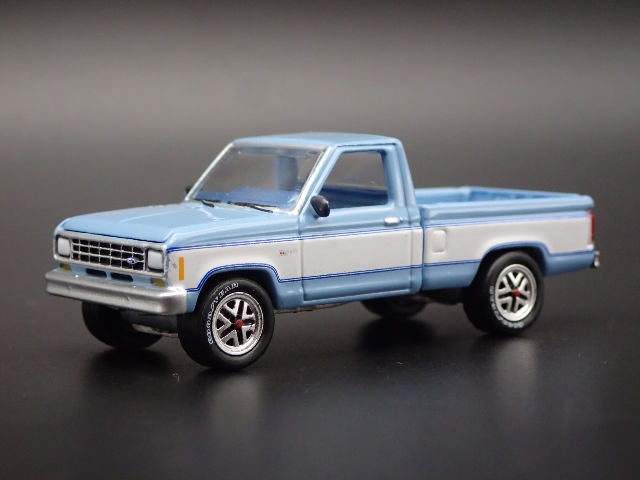 1984 84 FORD RANGER XL PICKUP TRUCK BLUE 1:64 SCALE DIORAMA DIECAST MO ...