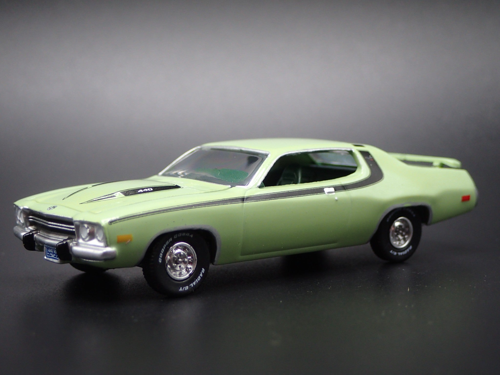 1973 73 PLYMOUTH ROAD RUNNER 1/64 SCALE COLLECTIBLE DIORAMA DIECAST MO ...