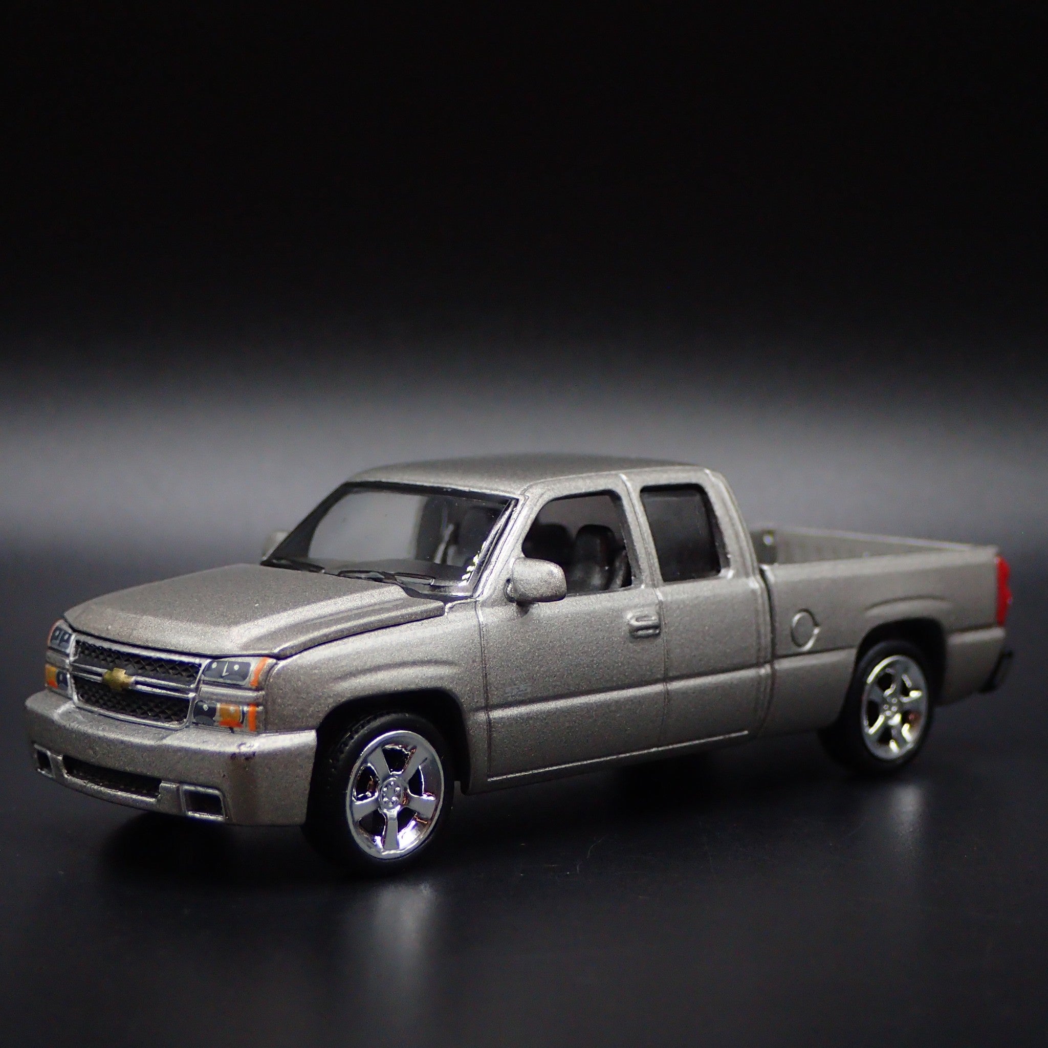 2003-2006 CHEVY CHEVROLET SILVERADO TRUCK SS CATEYE 1:64 SCALE DIECAST ...