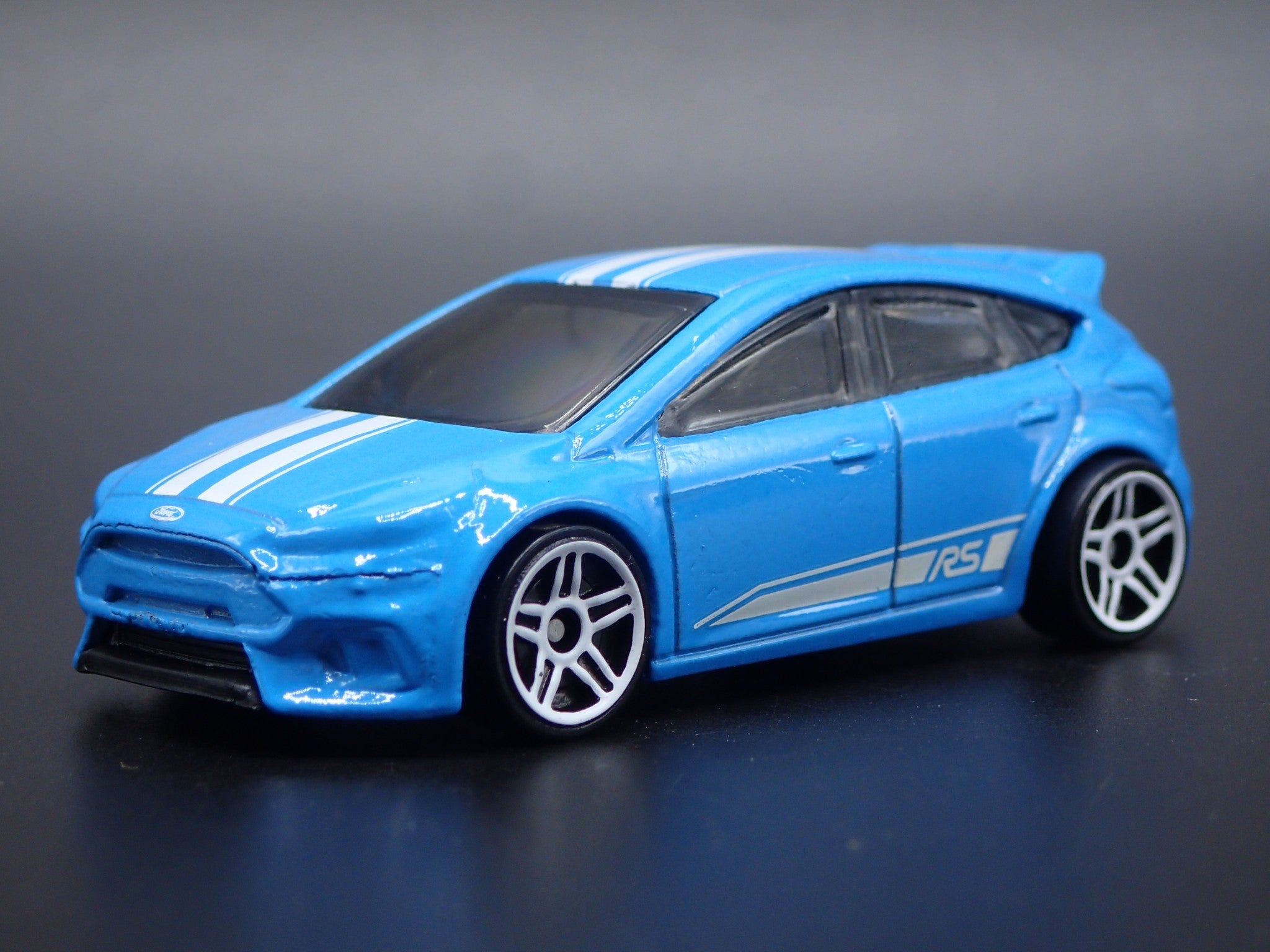 2011 - 2018 FORD FOCUS RS BLUE 1:64 SCALE COLLECTIBLE DIORAMA DIECAST ...