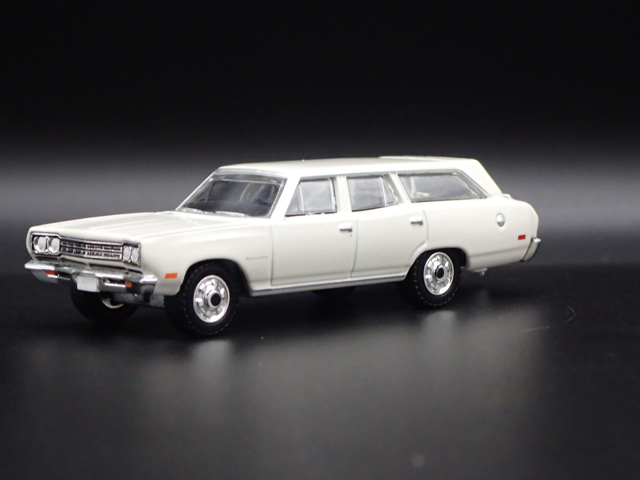 1969 69 PLYMOUTH SATELLITE STATION WAGON w/ HITCH 1:64 SCALE DIECAST M ...