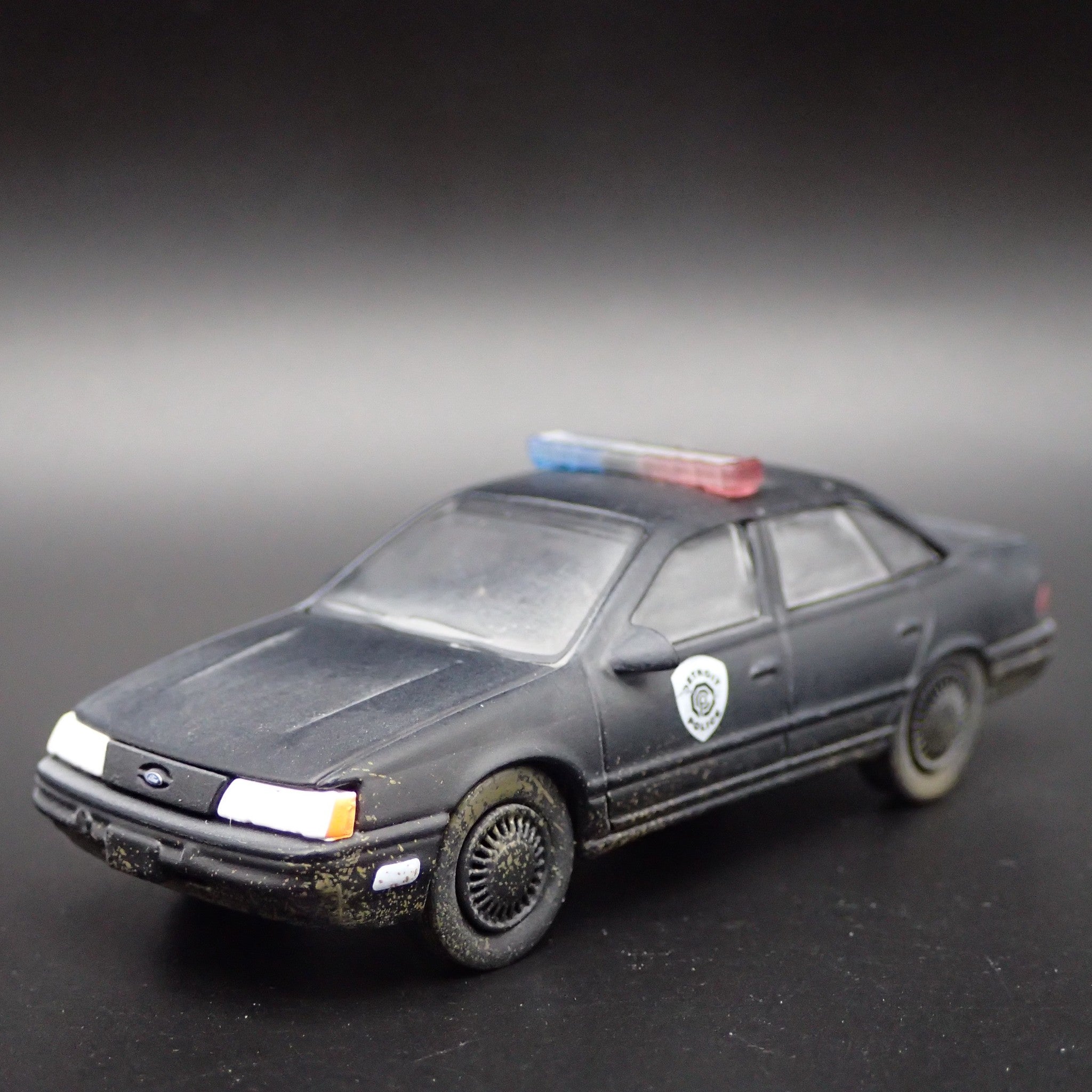1986 86 FORD TAURUS LX DETROIT POLICE CAR 1:64 SCALE DIORAMA DIECAST M ...