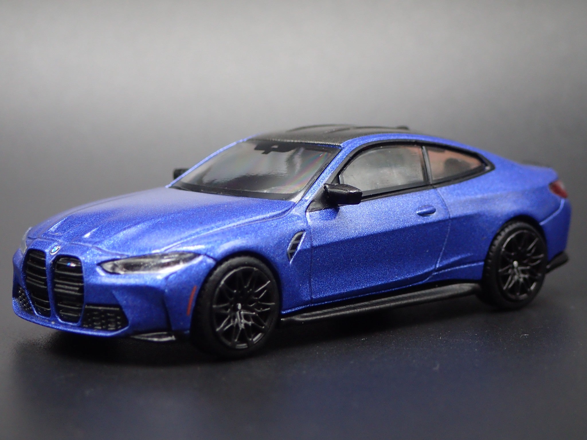 2020-2025 BMW M4 M PERFORMANCE G82 BLUE 1:64 SCALE DIORAMA DIECAST MOD ...