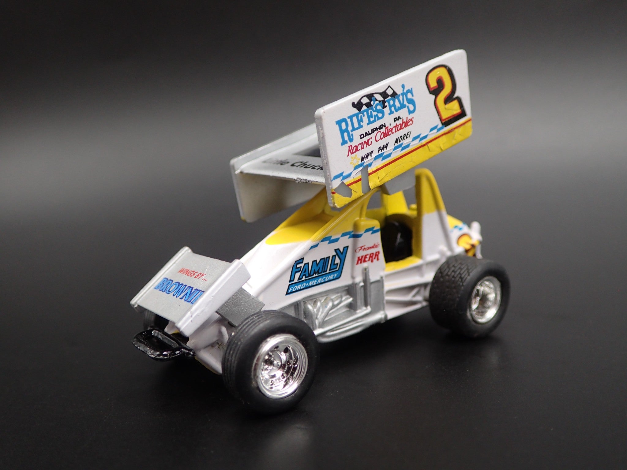 SPRINT CAR #2 FRANKIE HERR BARN FIND 1:64 SCALE DIORAMA DIECAST MODEL ...