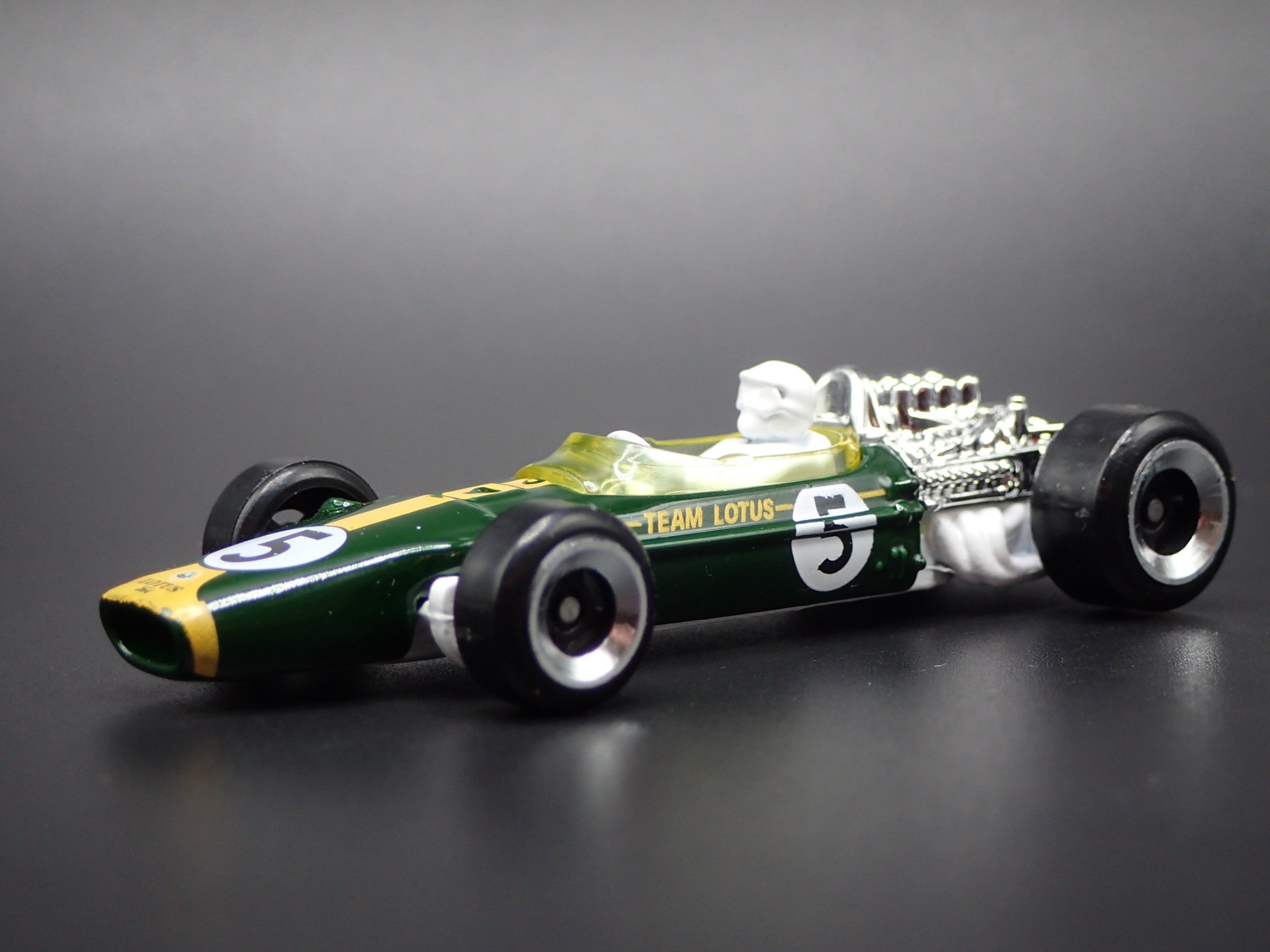 1967 67 LOTUS TYPE 49 #5 FORMULA 1 F1 GREEN 1/64 SCALE DIORAMA DIECAST ...