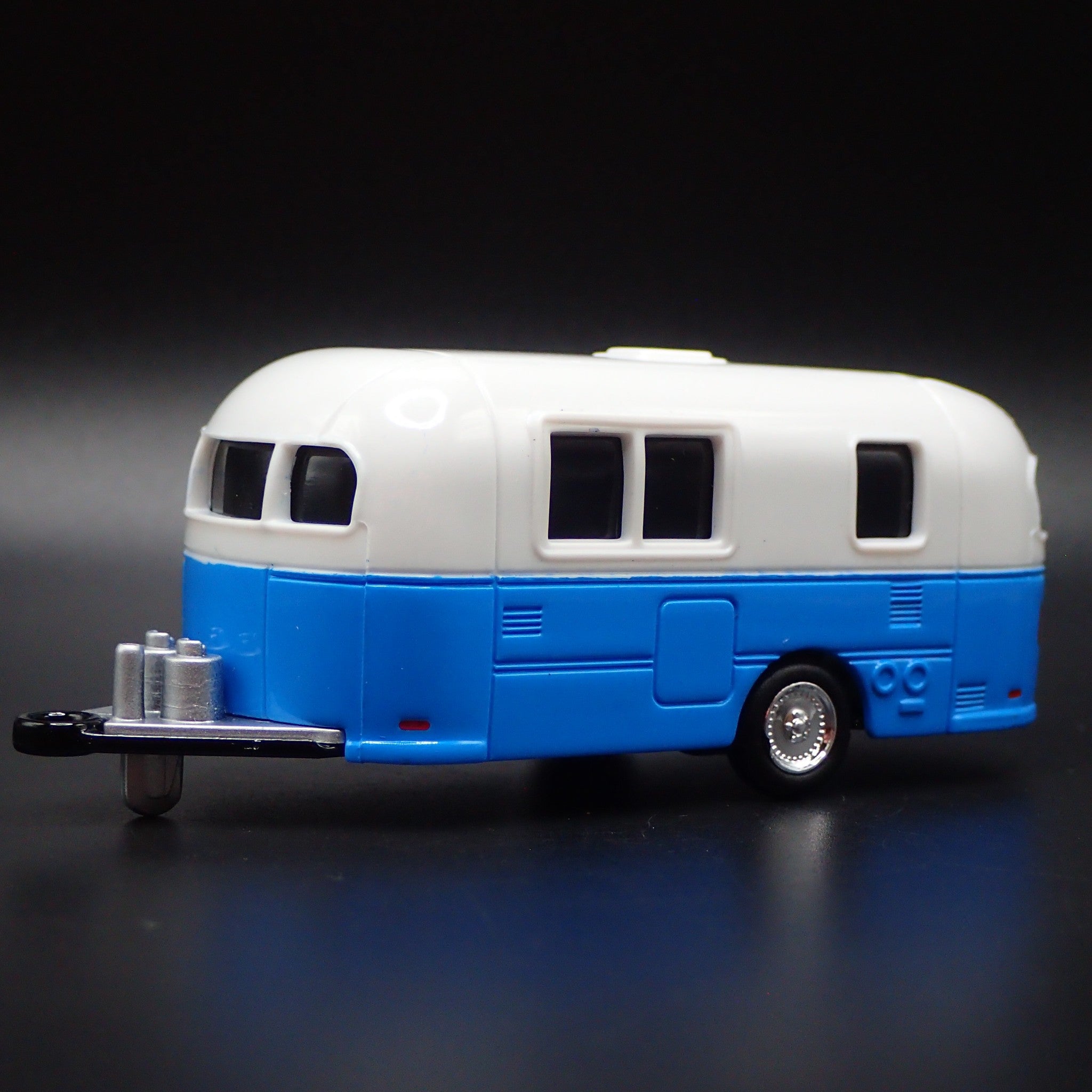 CAMPER TRAILER W HITCH RARE 1:64 SCALE COLLECTIBLE PLASTIC DIORAMA MOD ...