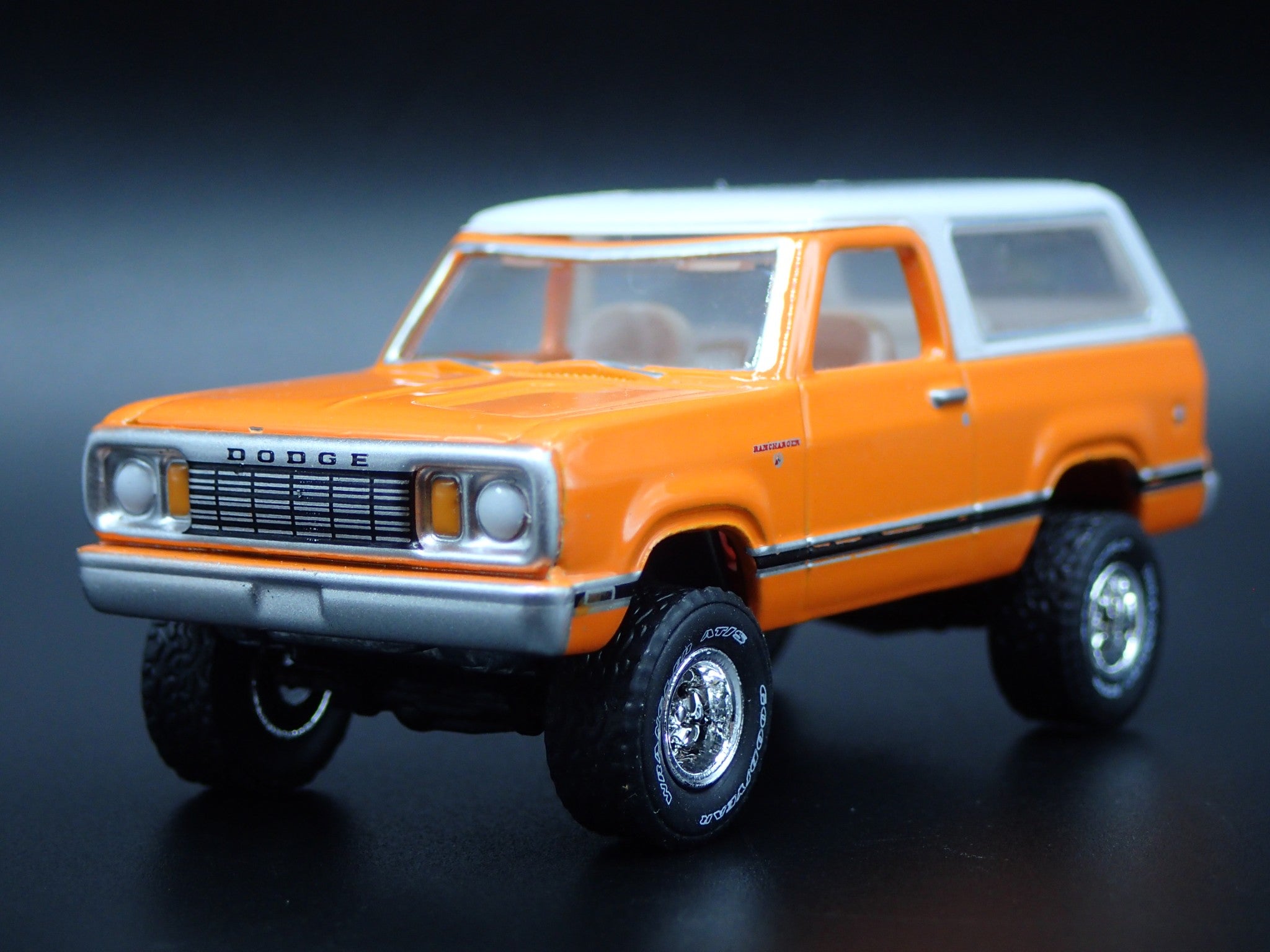 1977 77 DODGE RAMCHARGER SE 4X4 1/64 SCALE COLLECTIBLE DIORAMA DIECAST ...