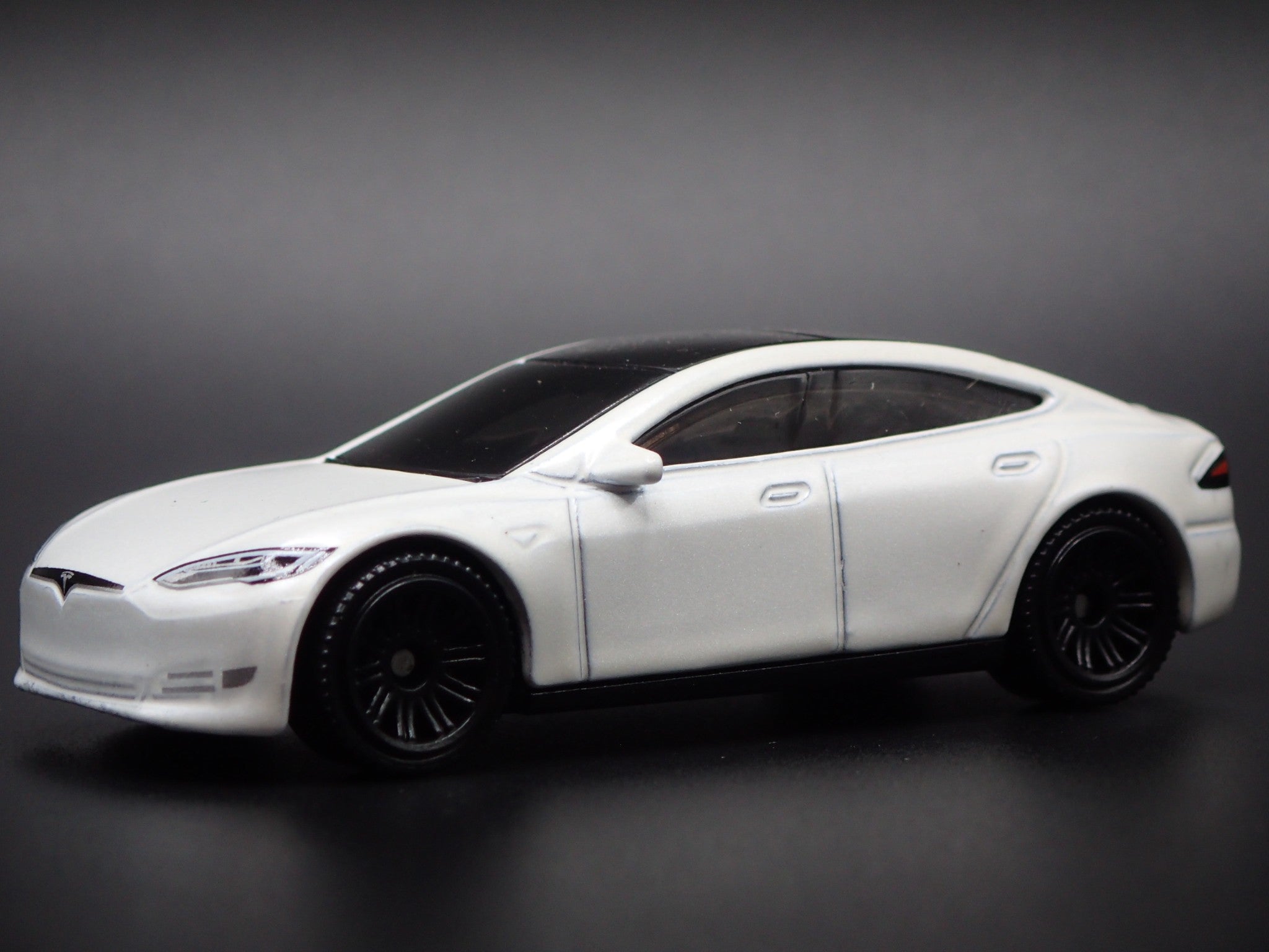 2016-2025 TESLA MODEL S WHITE 1/64 SCALE COLLECTIBLE DIORAMA DIECAST M ...