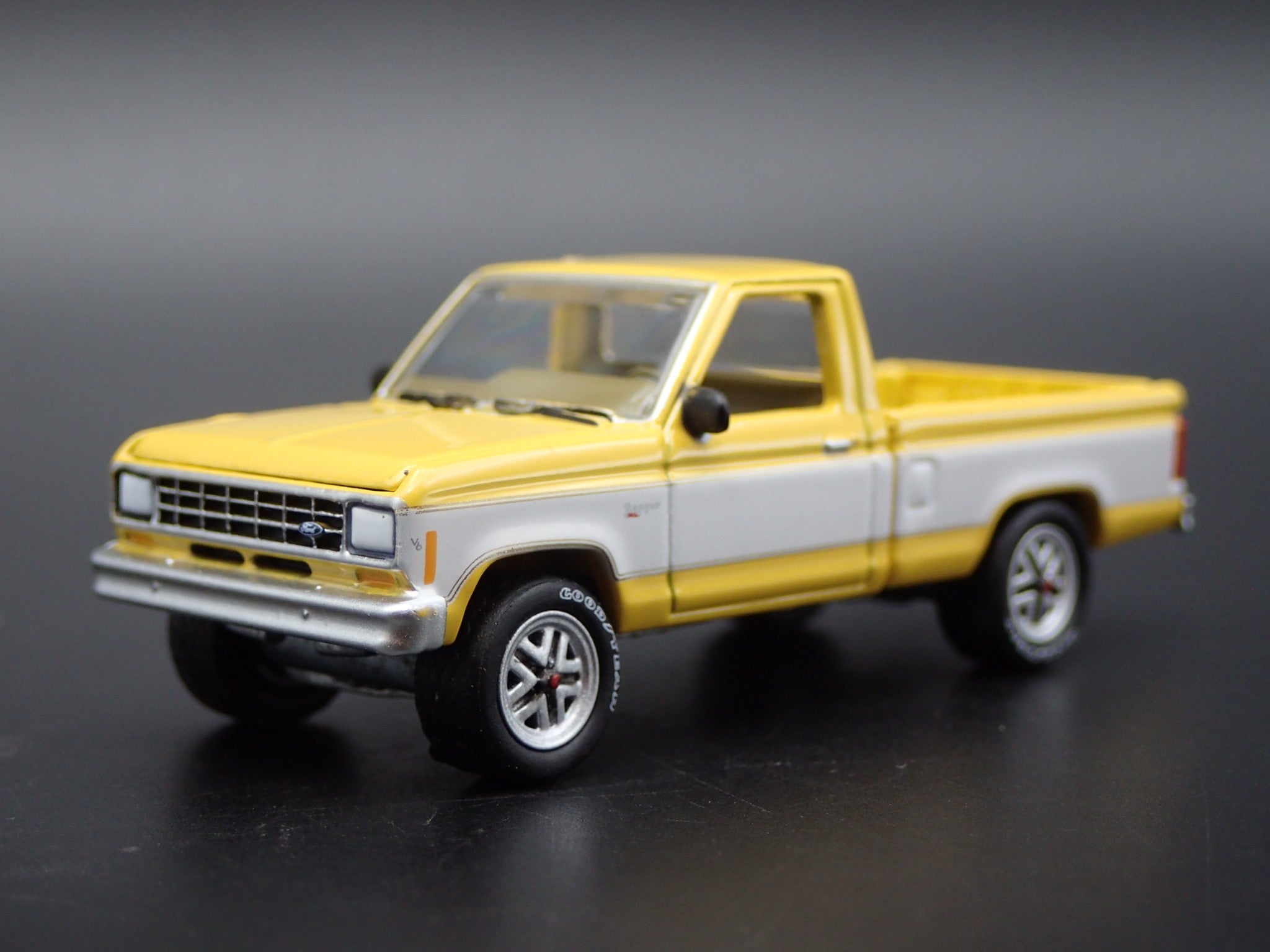 1983 83 FORD RANGER XL PICKUP TRUCK YELLOW 1:64 SCALE DIORAMA DIECAST ...