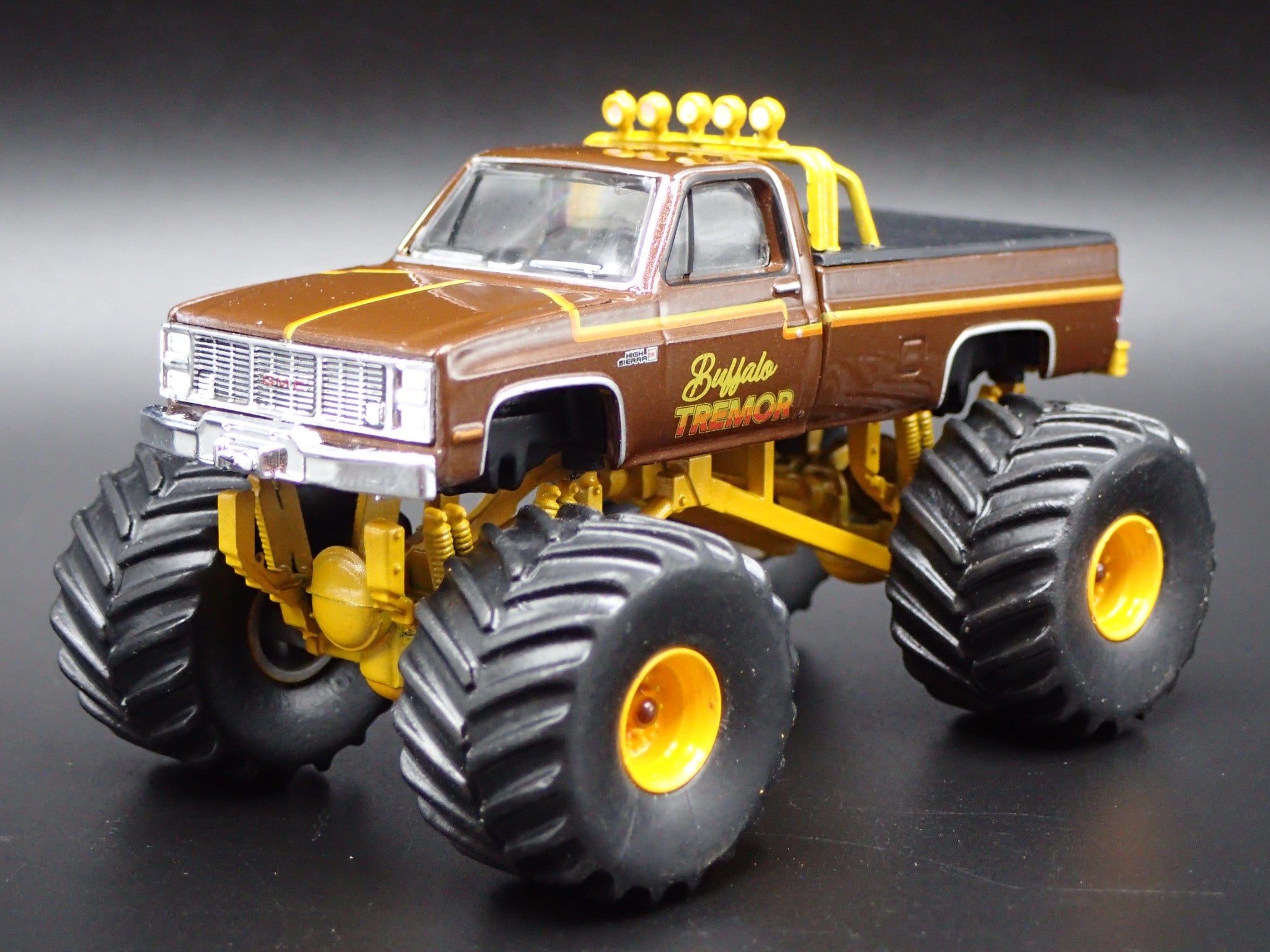1985 85 GMC SIERRA MONSTER TRUCK BUFFALO TREMOR 1/64 SCALE DIECAST MOD ...