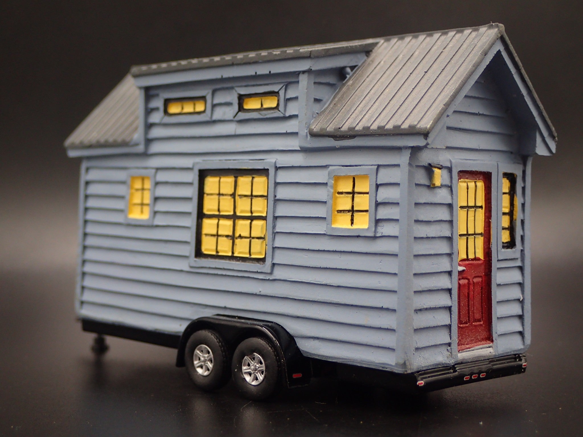 TINY HOUSE HOME FLAT BED TRAILER CAMPER W/ HITCH 1:64 SCALE DIORAMA RE ...