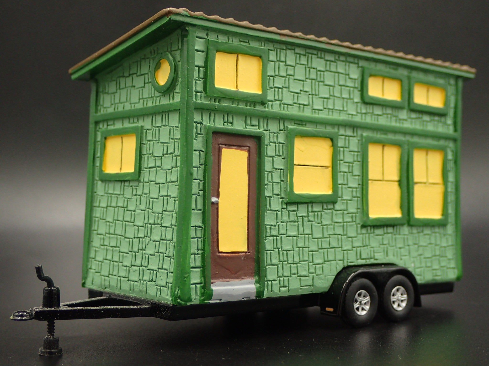 TINY HOUSE ON A FLAT BED TRAILER CAMPER W/ HITCH 1:64 SCALE DIORAMA RE ...