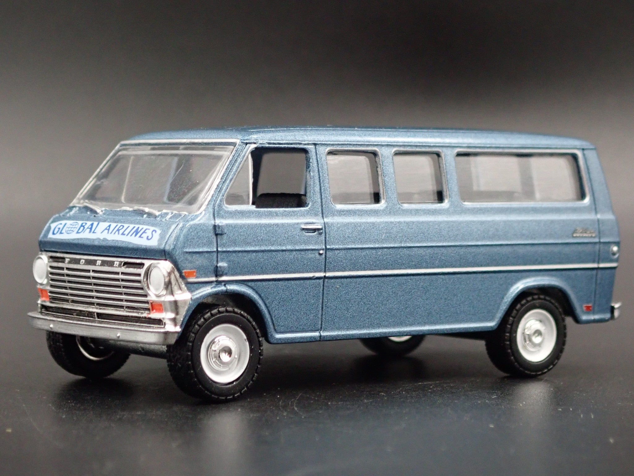 1969 69 FORD CLUB WAGON VAN SHUTTLE GLOBAL AIRLINES 1:64 SCALE DIECAST ...