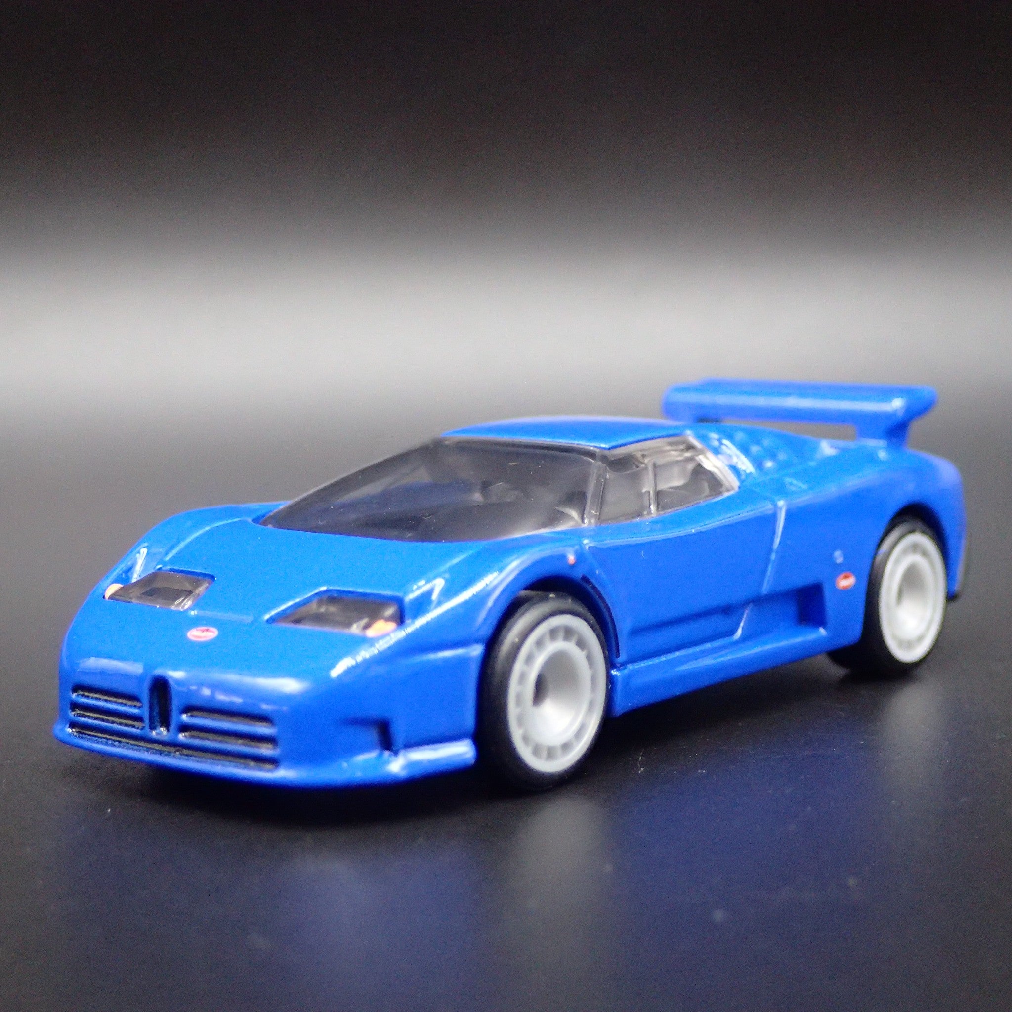 1991-1995 BUGATTI EB110 SUPER CAR BLUE 1:64 SCALE DIORAMA DIECAST MODE ...