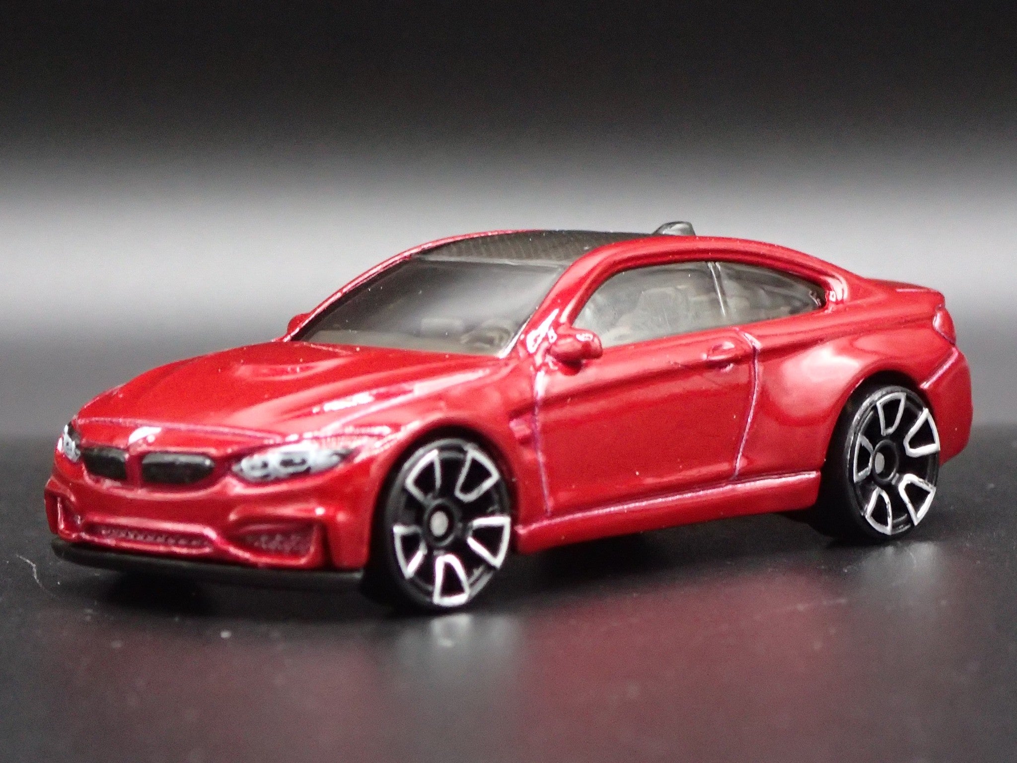 2014-2020 BMW M4 F82 COUPE RED 1:64 SCALE COLLECTIBLE DIORAMA DIECAST ...