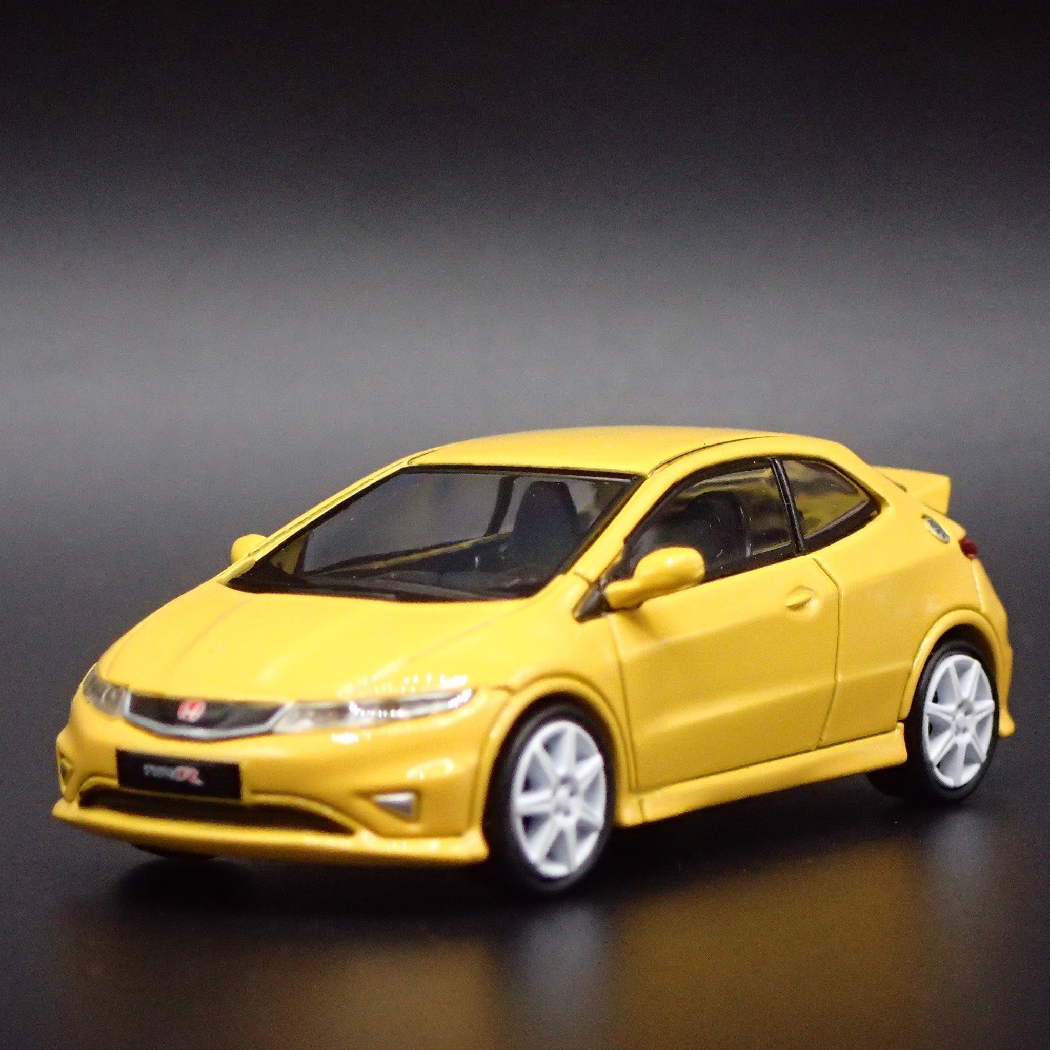 2007-2011 HONDA CIVIC TYPE R FN2 EURO 1:64 SCALE DIORAMA DIECAST MODEL ...