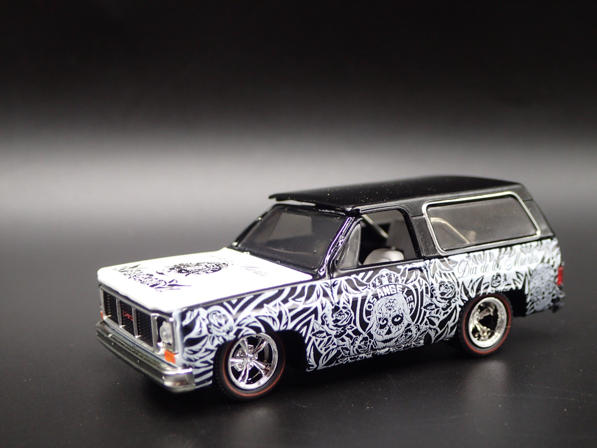 1973 73 GMC JIMMY SIERRA DIAS DE LOS MUERTOS SQUARE 1/64 SCALE DIECAST ...