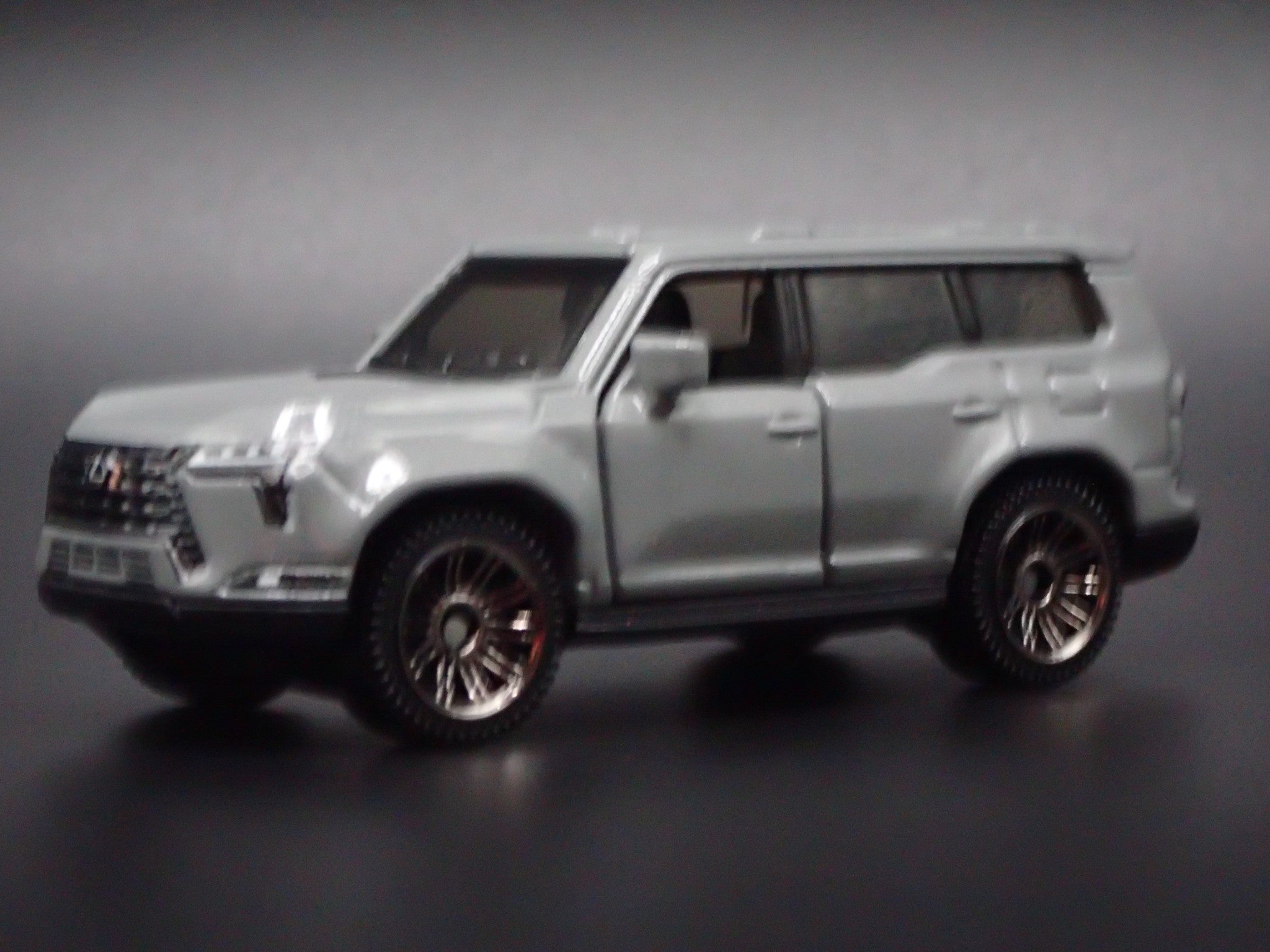 2024-2025 LEXUS GX SUV GRAY 1/64 SCALE COLLECTIBLE DIORAMA DIECAST MOD ...