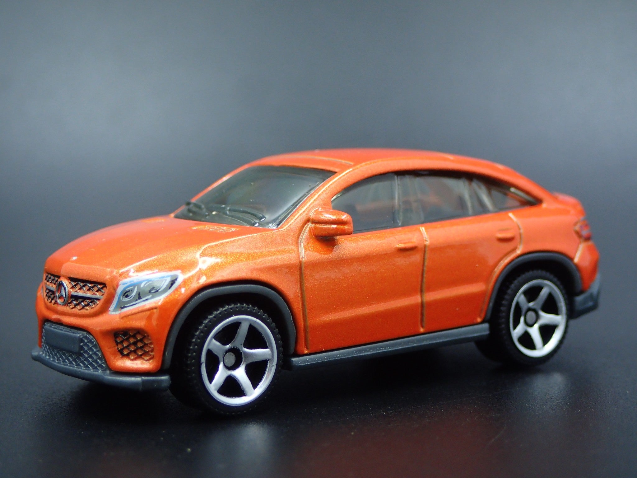 2012-2019 MERCEDES-BENZ GLE COUPE ORANGE 1:64 SCALE DIORAMA DIECAST MO ...