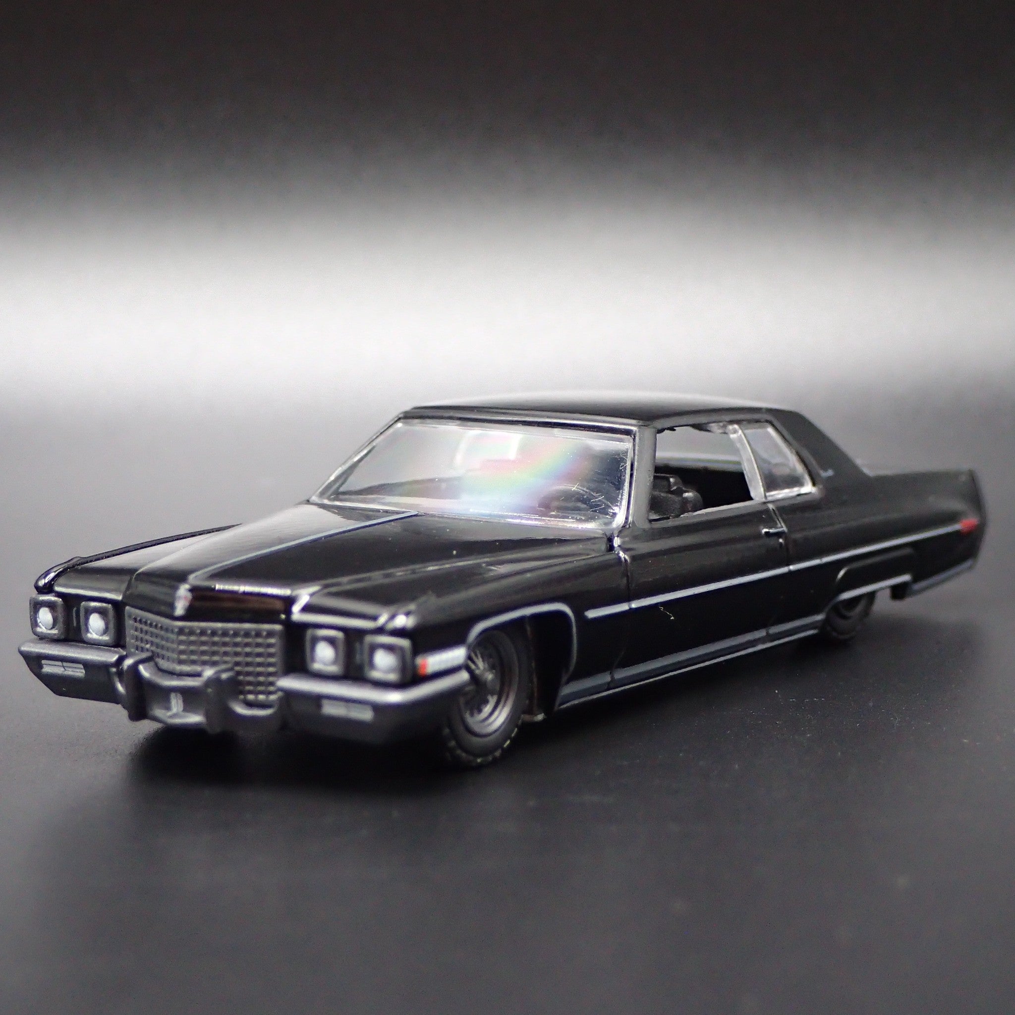 1971 71 CADILLAC CADDY COUPE DEVILLE 2 DOOR 1:64 SCALE DIORAMA DIECAST ...