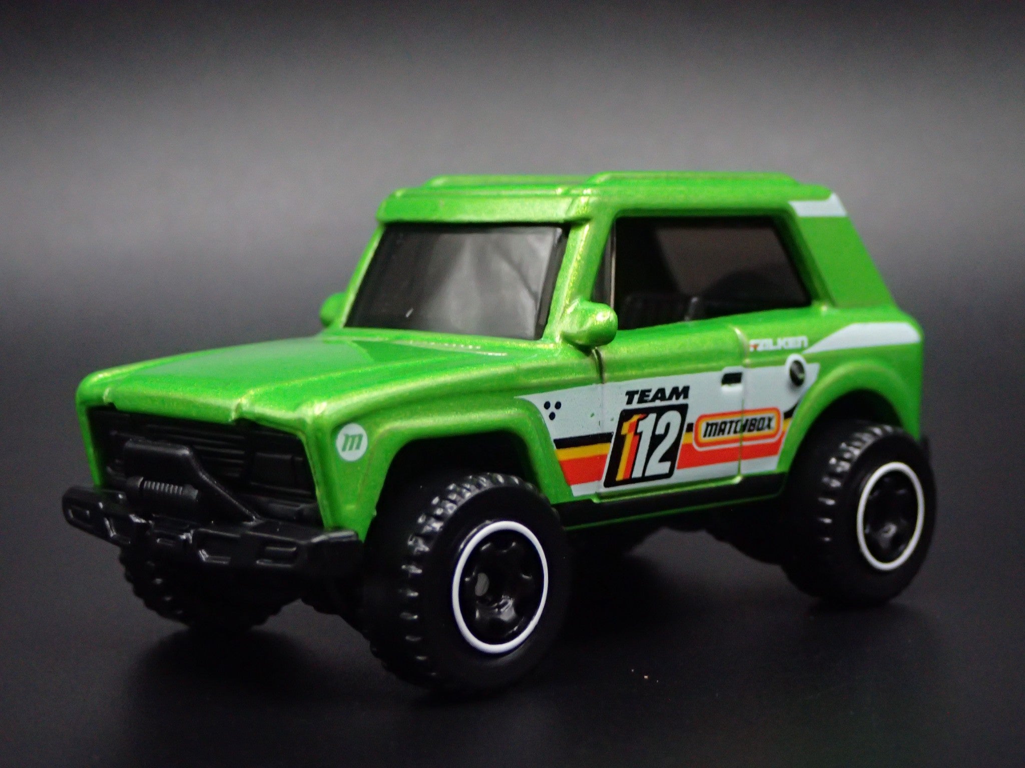 INTERNATIONAL SCOUT W HITCH 1:64 SCALE COLLECTIBLE DIORAMA DIECAST MOD ...