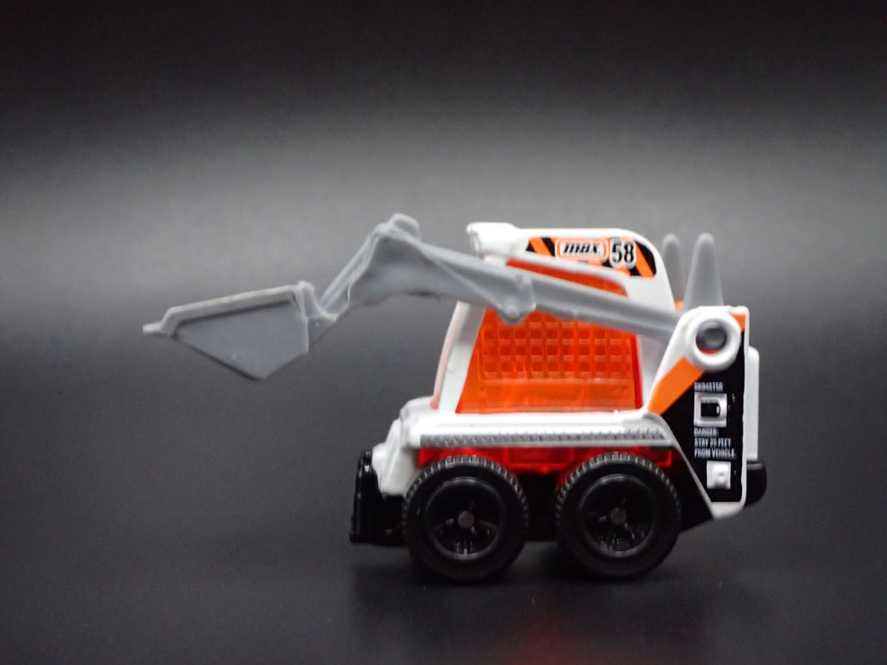 CONSTRUCTION SKID STEER LOADER BOBCAT 1:64 MB SCALE DIORAMA DIECAST MO ...