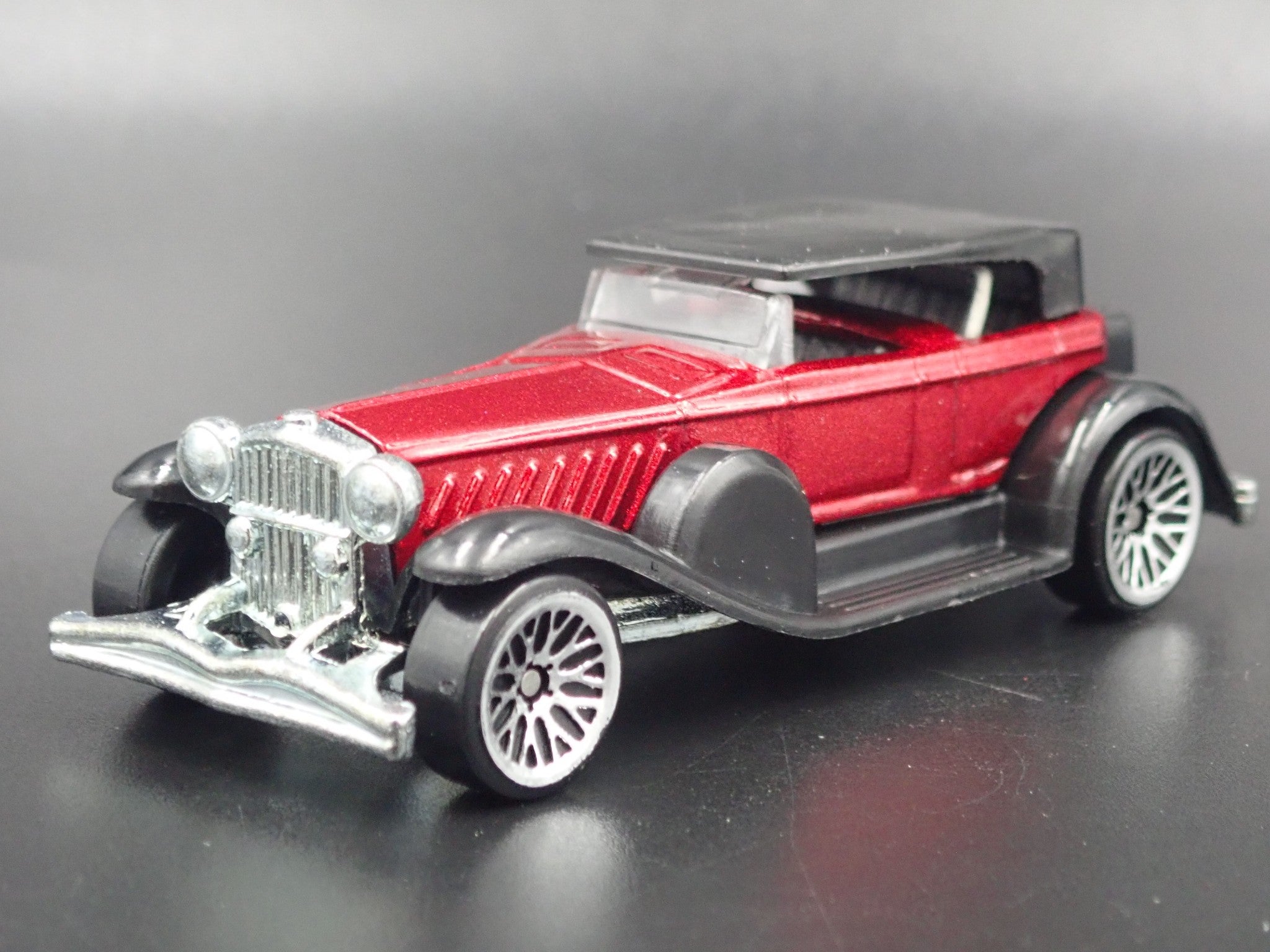 1928-1937 DUESENBERG MODEL J 1:64 SCALE COLLECTIBLE DIORAMA DIECAST MO ...