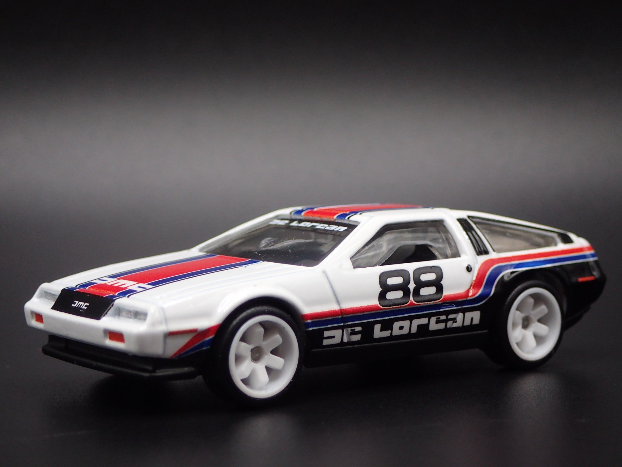 DELOREAN DMC BLACK WHITE 1:64 SCALE COLLECTIBLE DIORAMA DIECAST MODEL ...