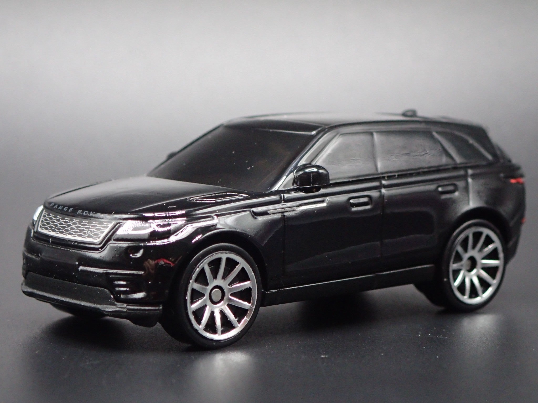 2017-2025 RANGE ROVER VELAR 1/64 SCALE COLLECTIBLE DIORAMA DIECAST MOD ...