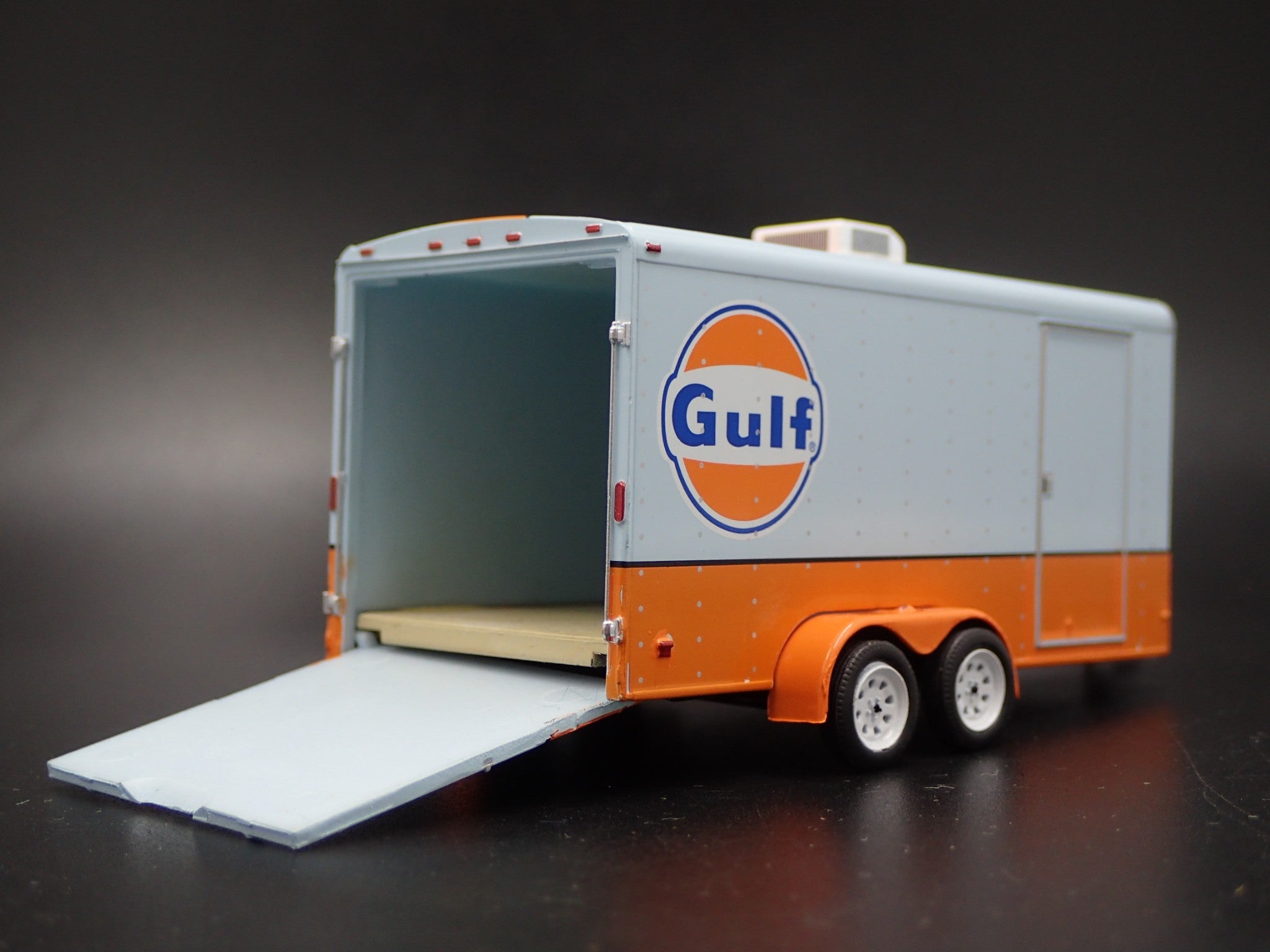 GULF OIL ENCLOSED CAR TOY HAULER TRAILER W OPENING DOOR 1:64 SCALE DIO ...