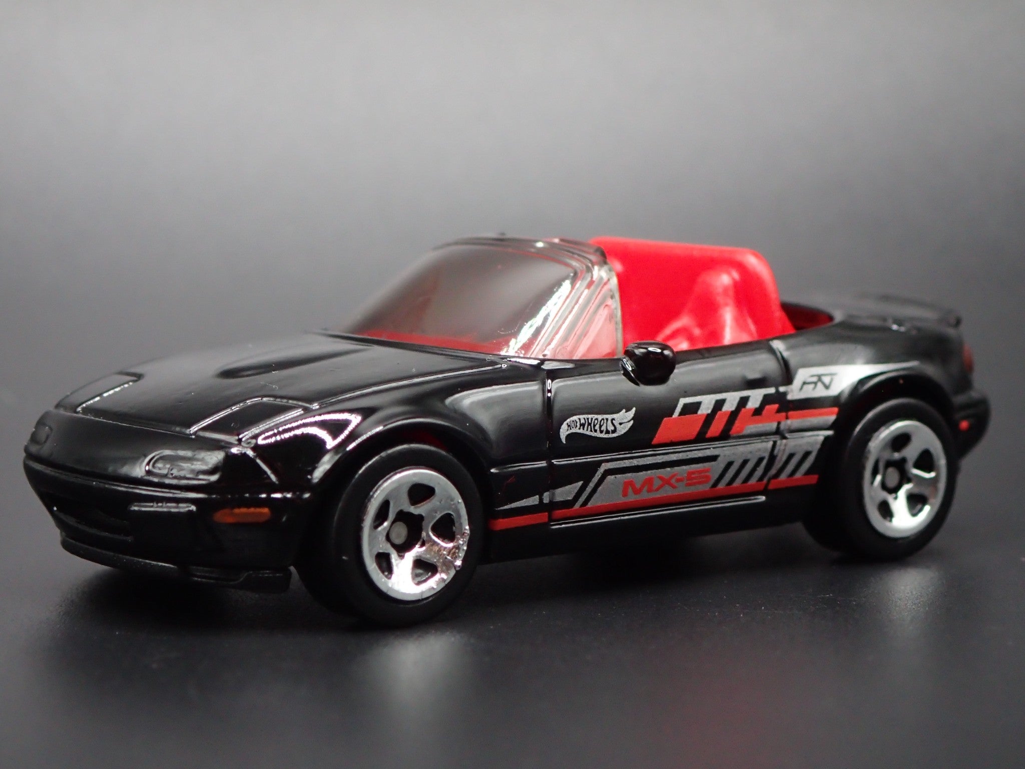 1989-1997 MAZDA MX5 MIATA CONVERTIBLE NA 1:64 SCALE DIORAMA DIECAST MO ...