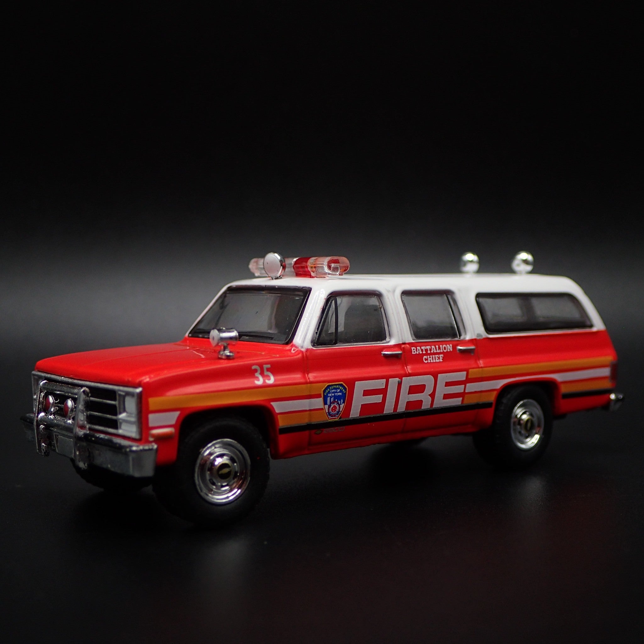 1991 CHEVY CHEVROLET SUBURBAN FDNY FIRE DEPATMENT 1:64 SCALE DIECAST M ...