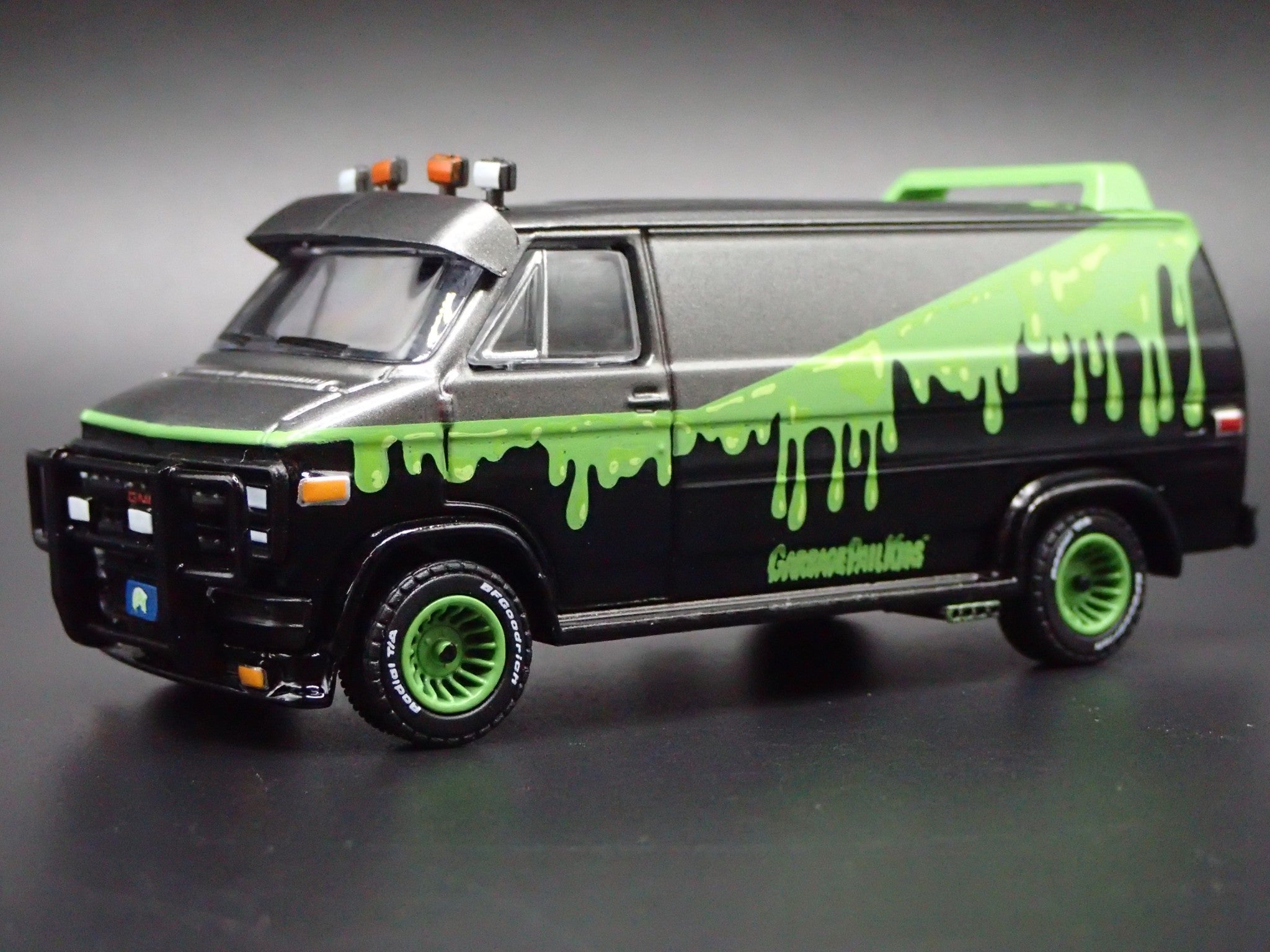 1983 83 GMC VANDURA VAN BLACK GPK 1/64 SCALE COLLECTIBLE DIECAST MODEL ...