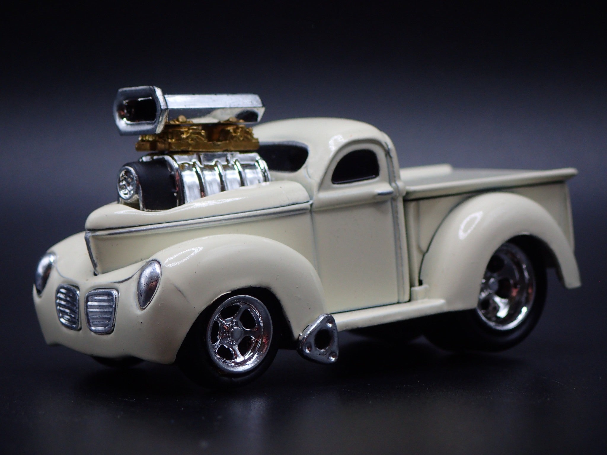 1940 40 WILLYS GASSER PICKUP w BLOWER WHITE 1:64 SCALE DIORAMA DIECAST ...