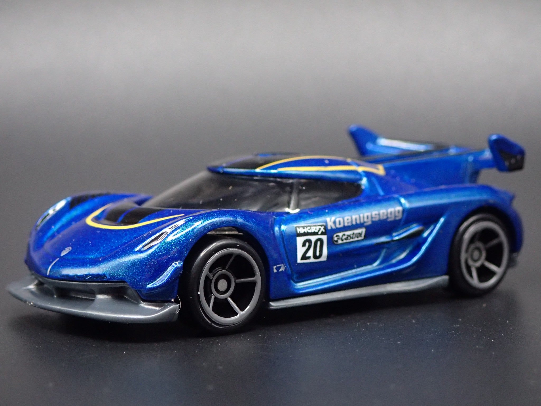 2021-2025 KOENIGSEGG JESKO SUPER CAR BLUE 1:64 SCALE DIORAMA DIECAST M ...