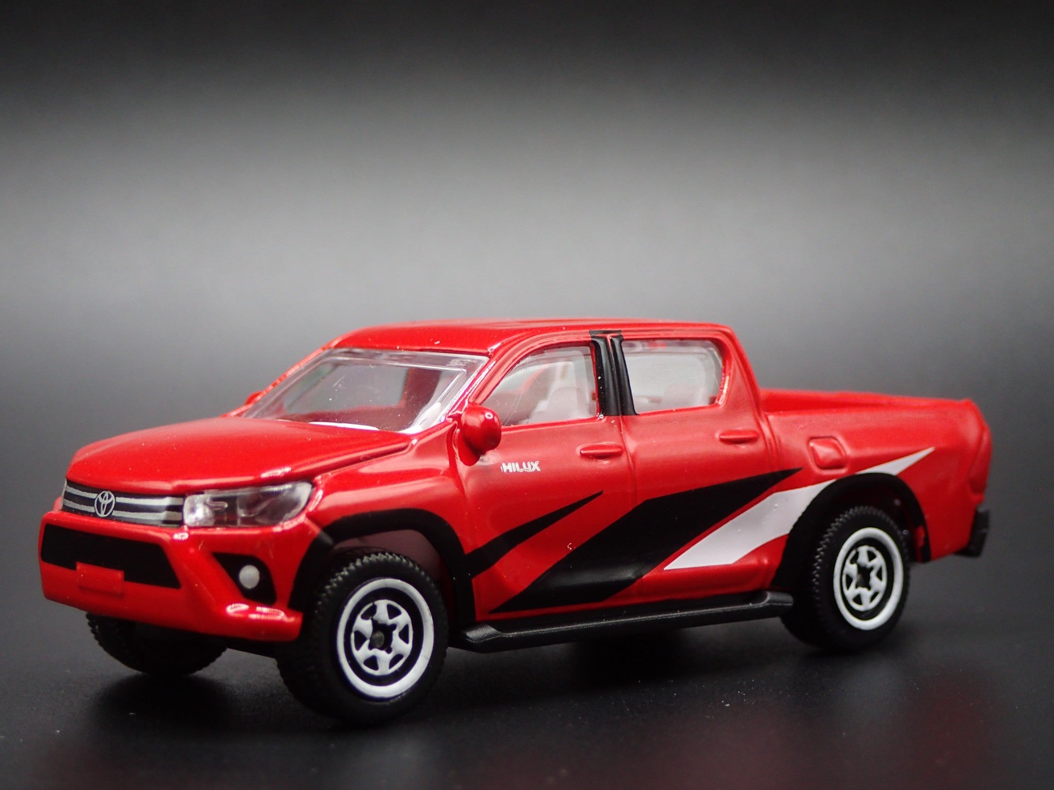 2015-2025 TOYOTA HILUX REVO PICKUP TRUCK 1/64 SCALE DIORAMA DIECAST MO ...