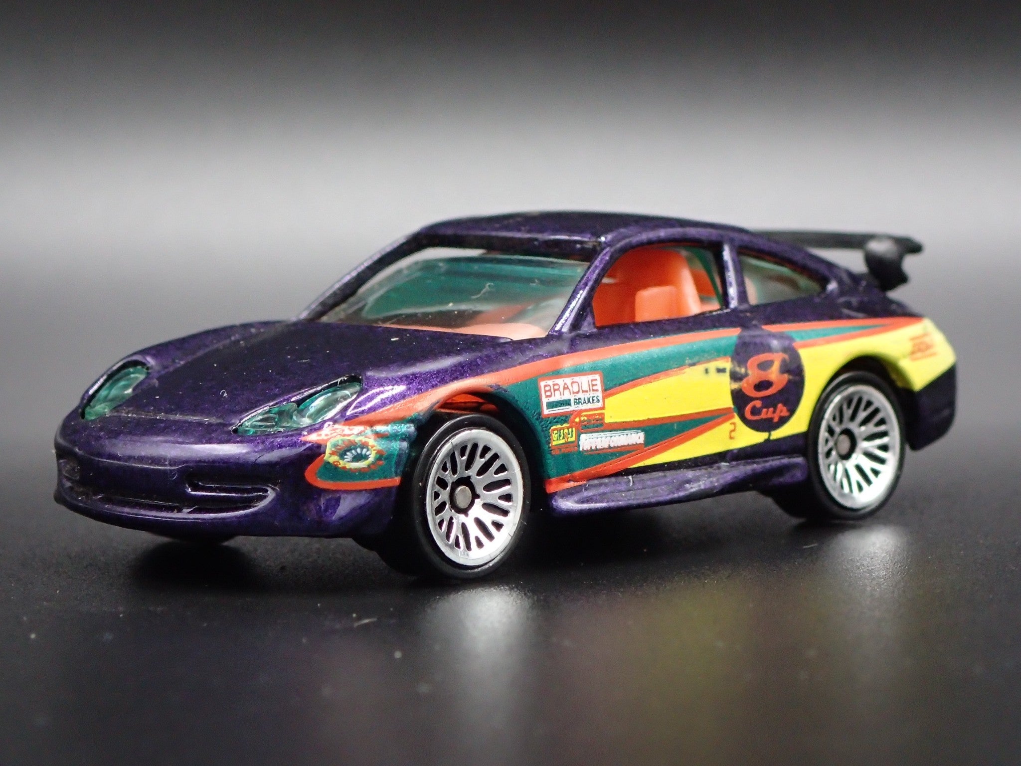 1999-2005 PORSCHE 911 GT3 CUP 996 PURPLE 1:64 SCALE DIORAMA DIECAST MO ...