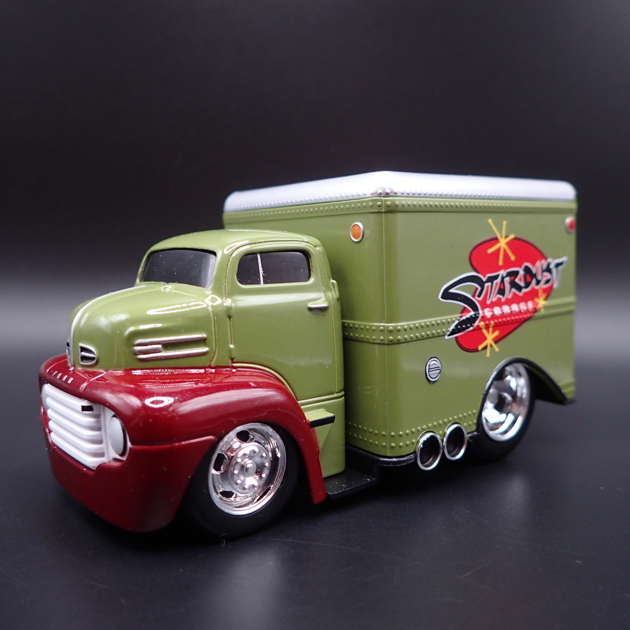 1950 50 FORD COE BOX TRUCK STARDUST GARAGE 1:64 SCALE DIORAMA DIECAST ...