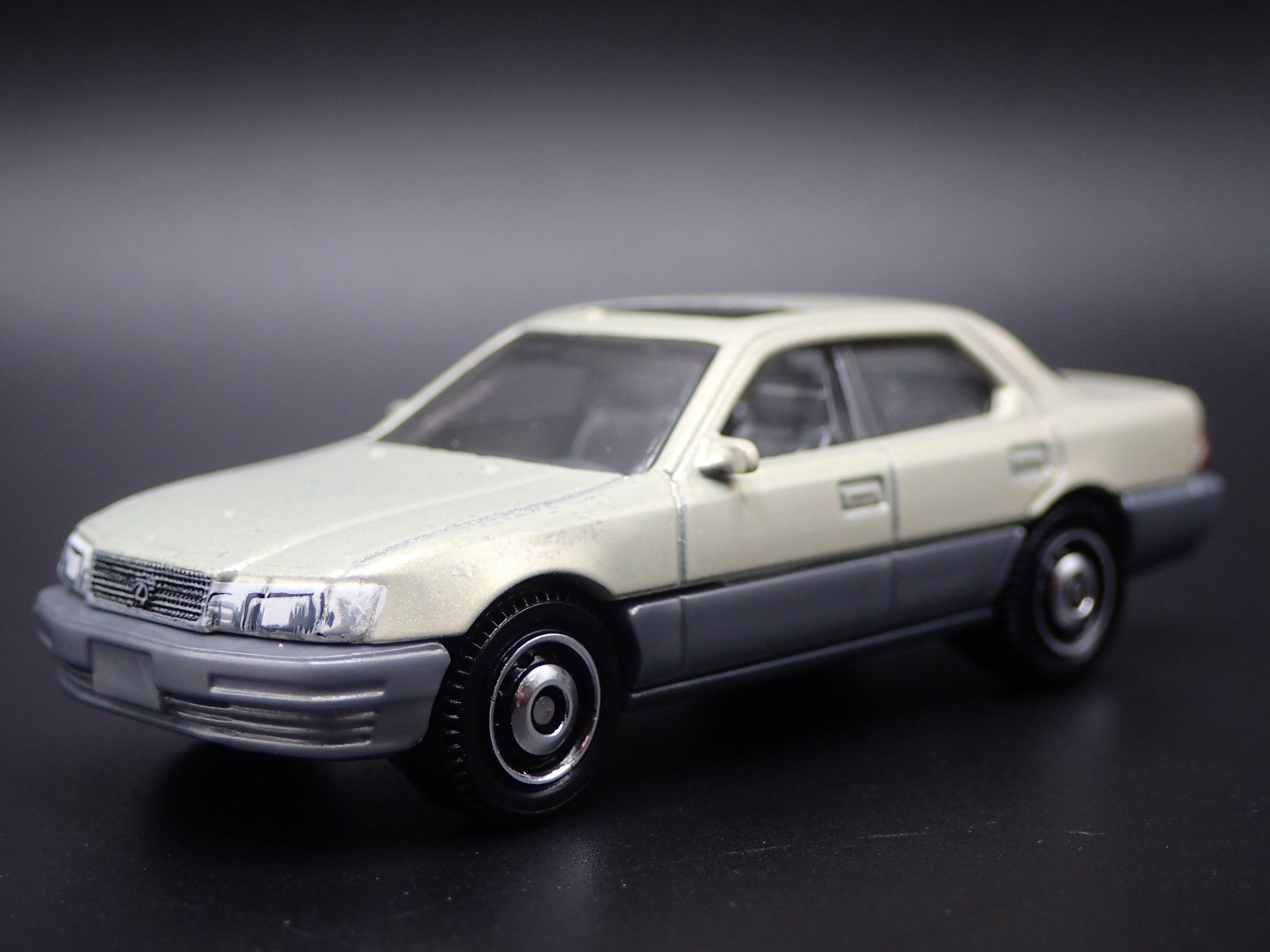 1992-1994 LEXUS LS 400 TAN 1/64 SCALE COLLECTIBLE DIORAMA DIECAST MODE ...