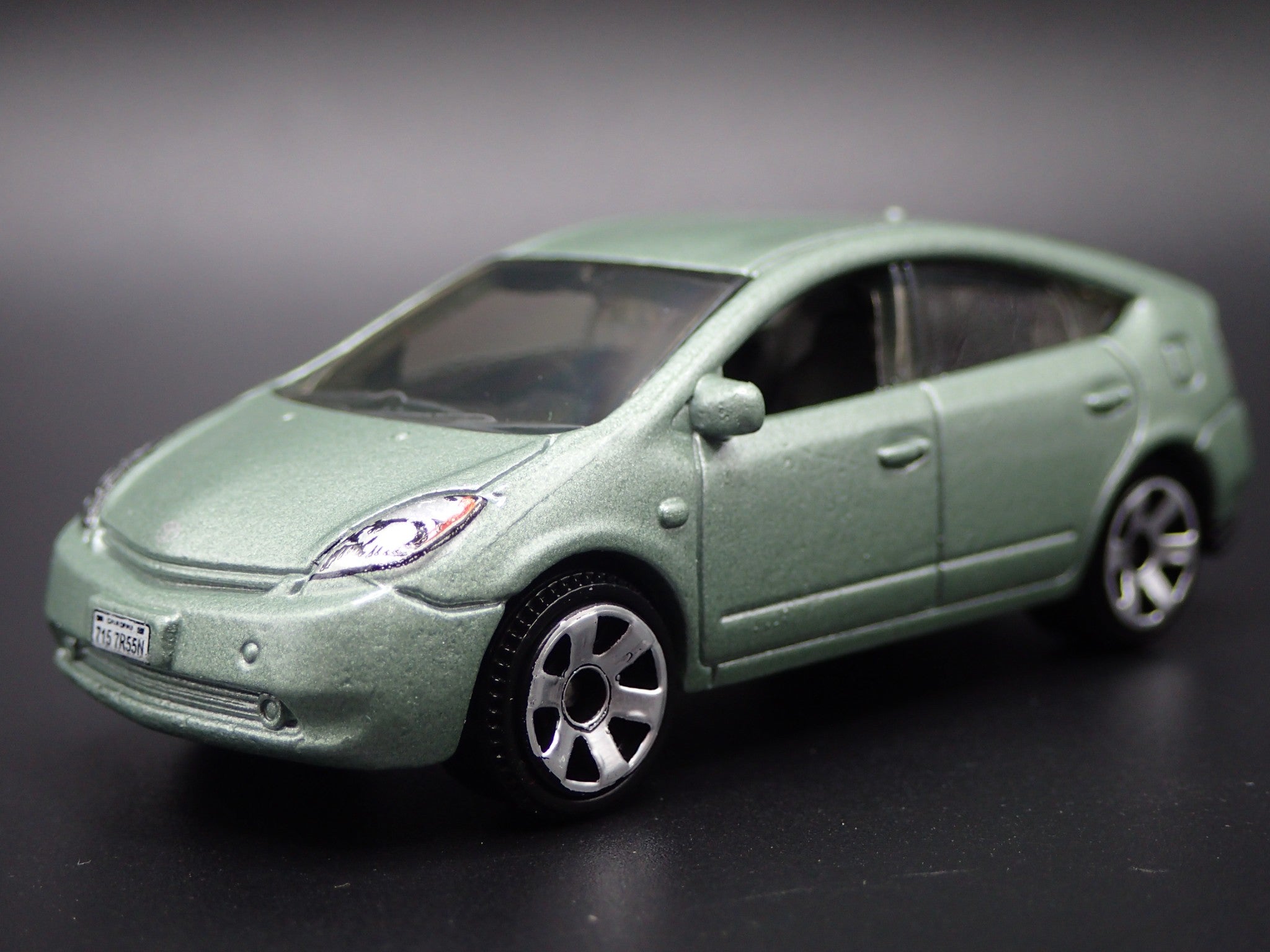 2003-2008 TOYOTA PRIUS GREEN 1/64 SCALE COLLECTIBLE DIORAMA DIECAST MO ...