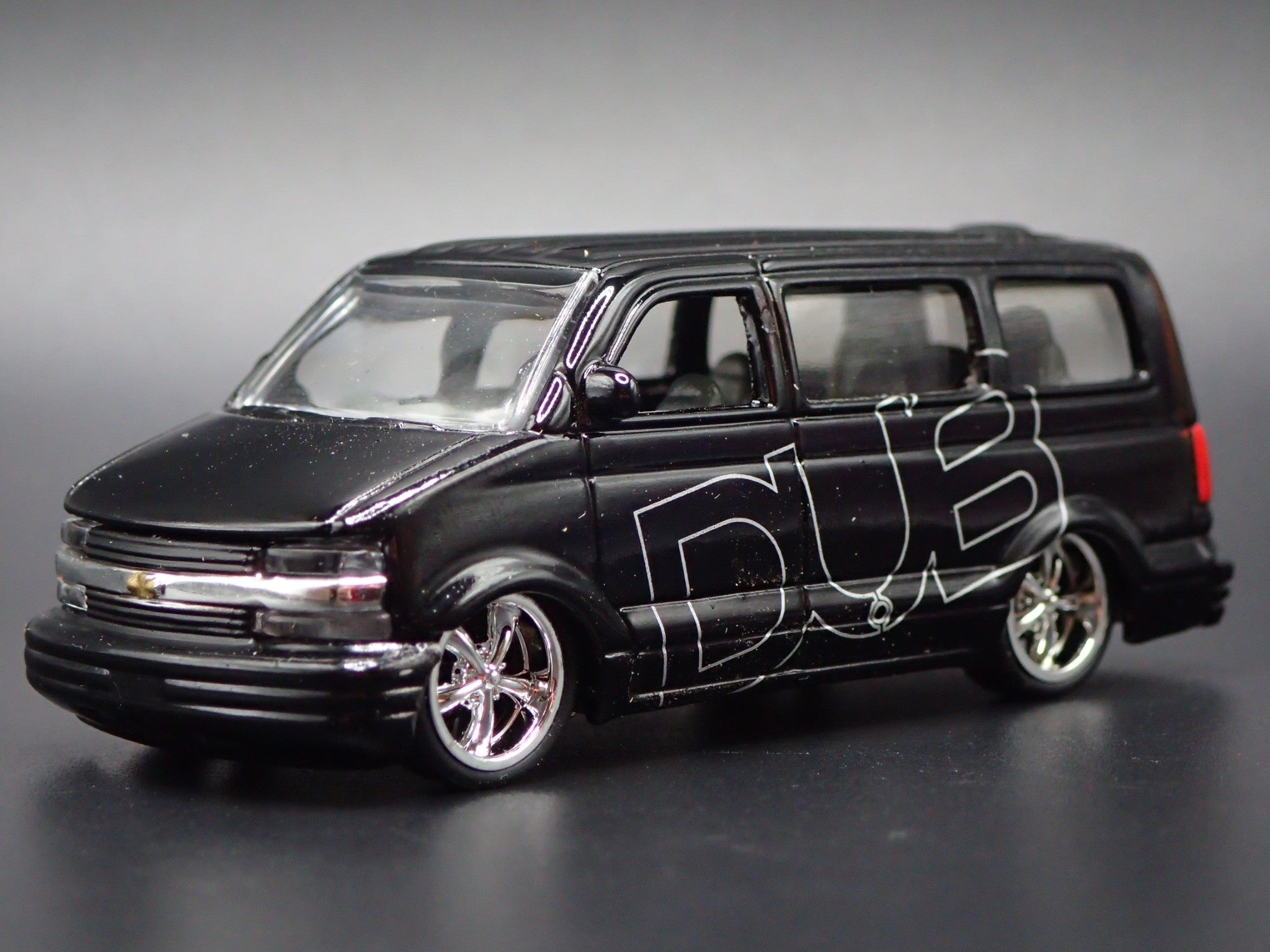 1995-2005 CHEVY CHEVROLET ASTRO VAN 1:64 SCALE COLLECTIBLE DIECAST MOD ...